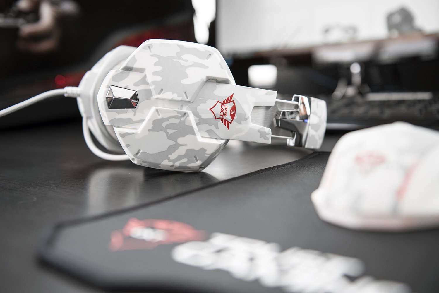 Trust Gaming GXT 322W Dynamic Gaming Headset for PC, Playstation 4 & Xbox One (Controller with 3.5mm Jack) White Camouflage