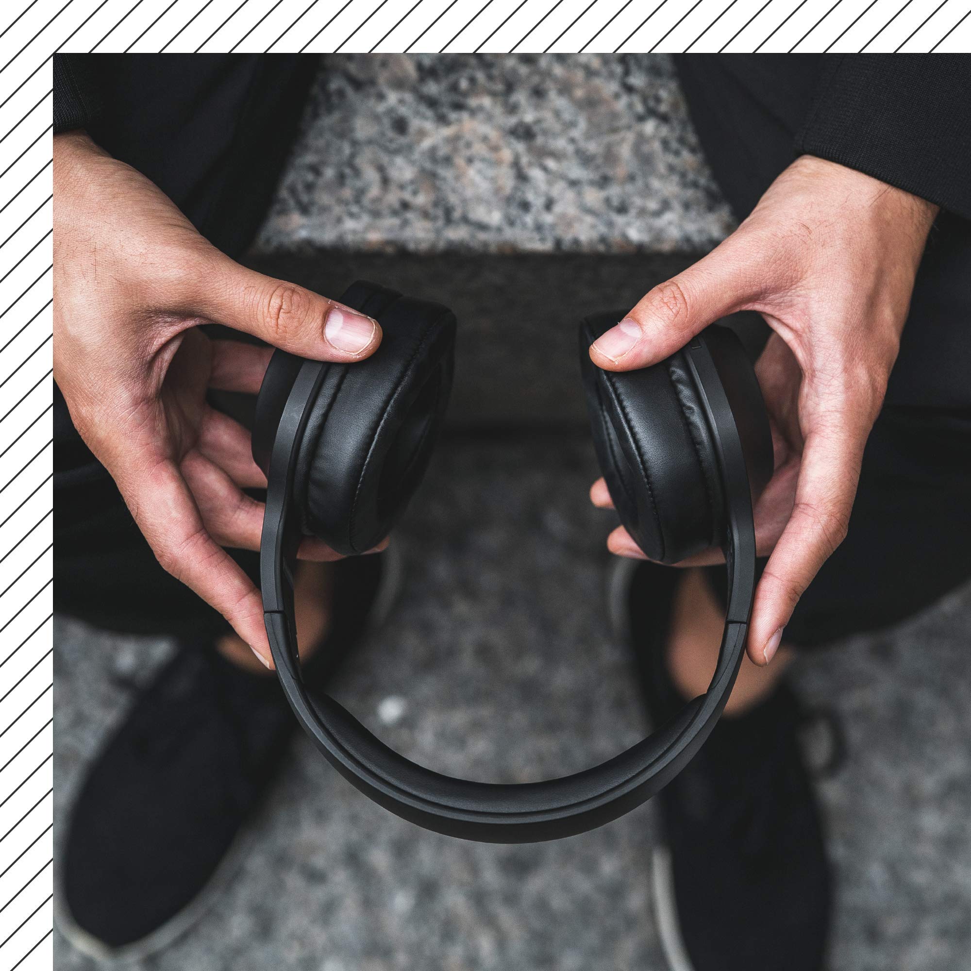 Soul Electronics SU34BK Ultra Wireless High Definition Dynamic Bass Over-Ear Headphones with Bluetooth