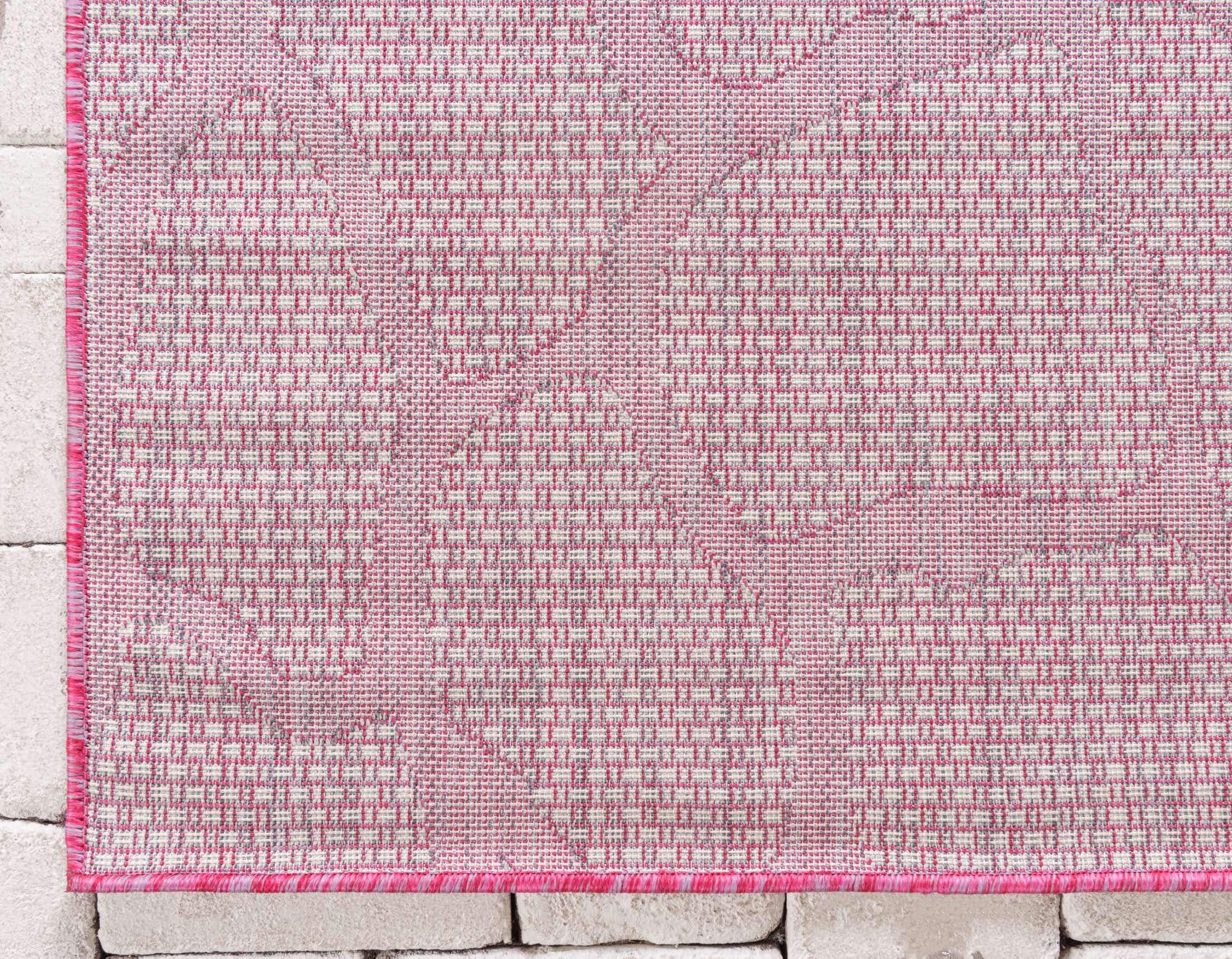 Unique Loom Outdoor Safari Collection Area Rug - Giraffe (8' x 11' 4" Rectangle, Magenta/ Ivory)