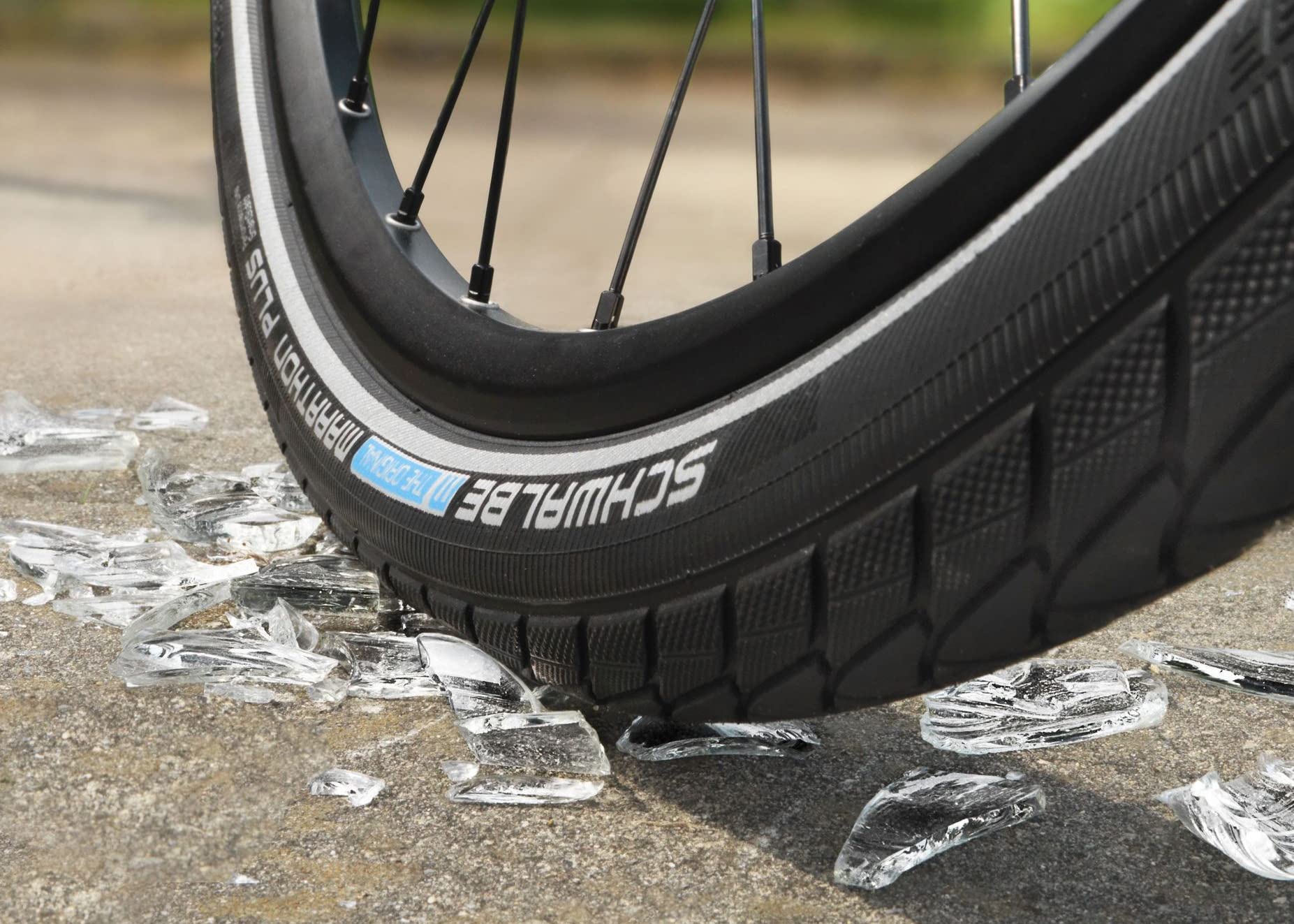 Schwalbe Marathon Plus 700x25C tire, Black
