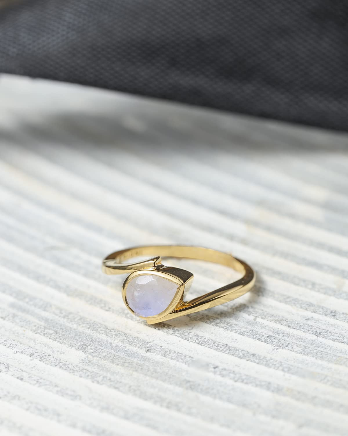 YoTreasure Natural Moonstone Solitaire Ring Gold Over 925 Sterling Silver Delicate Jewelry