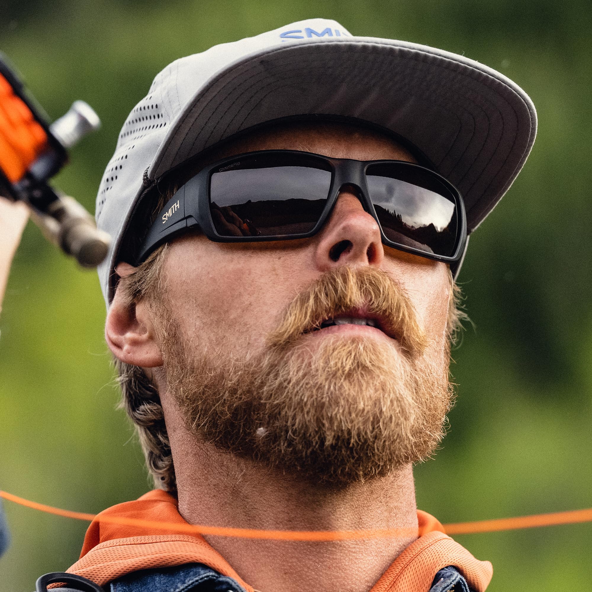 SMITH Guide's Choice Bifocals Sport & Performance Sunglasses - Matte Black | Polarized Copper Mirror 2.50