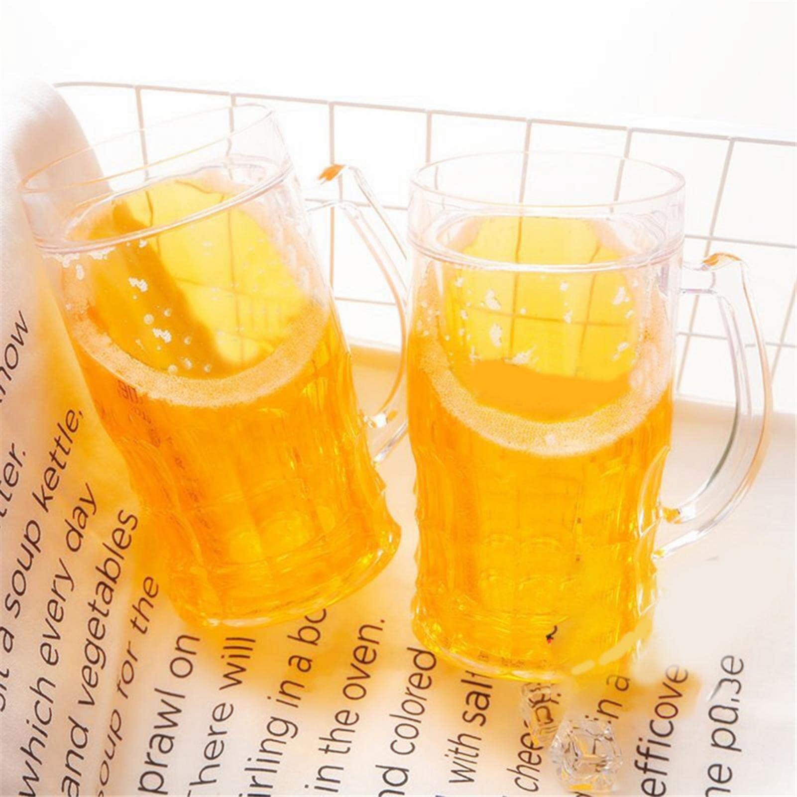 Uwariloy Plas-tic Beer Cup Mug, Creative Model Mugs Cups with Handles, Double Mezzanine Funny Fake Beer Mug for Indoor/Outdoor Use - 450ml
