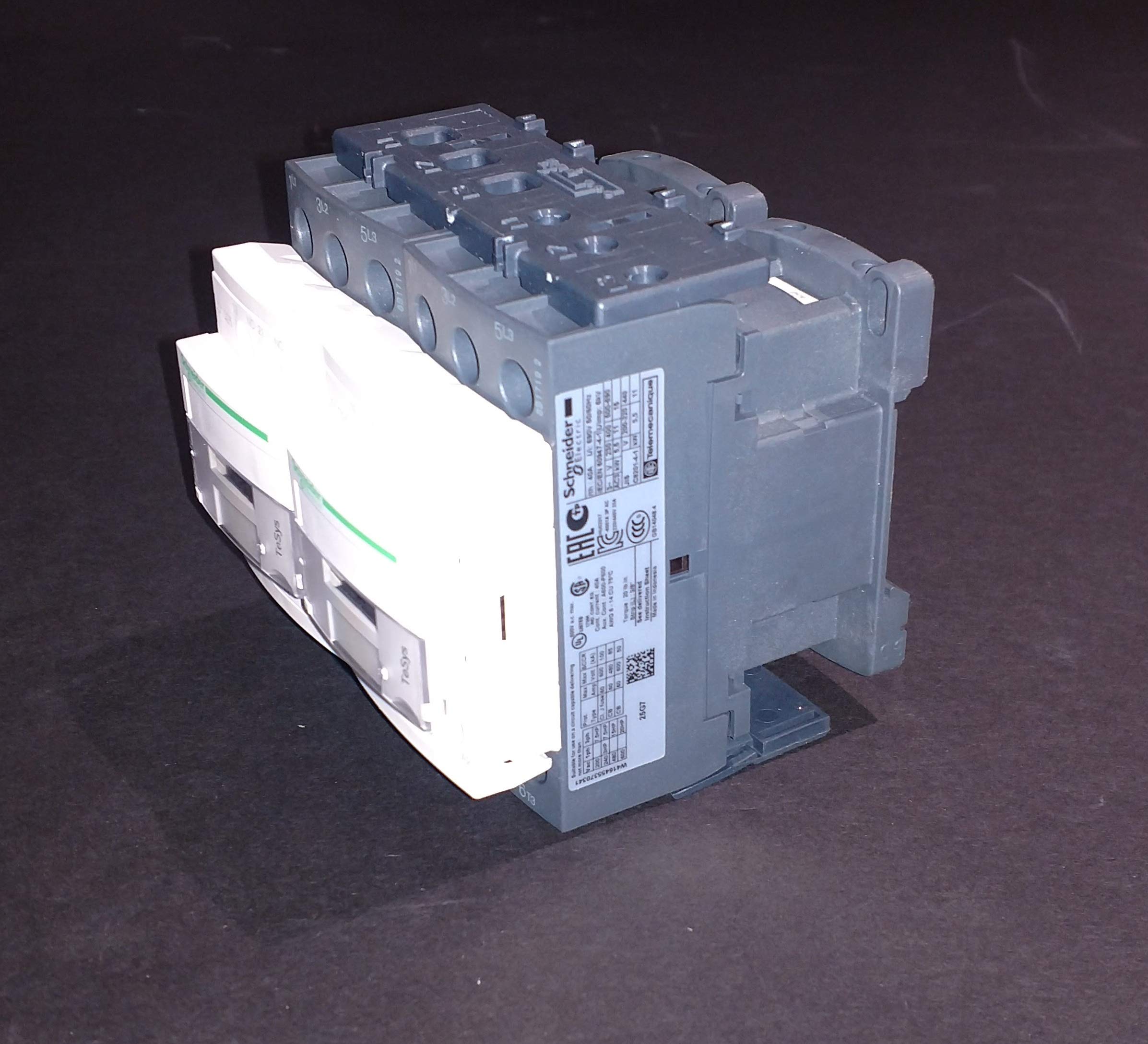 SCHNEIDER ELECTRIC Reversing Contactor 575-Vac 9-Amp Iec LC2D09BL Soft Start 208-690Vac 250Amp Ats48