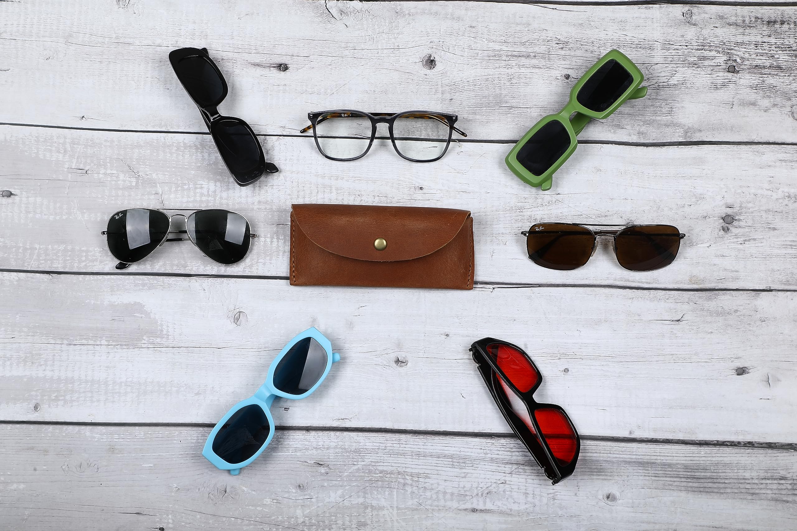 The Antiq Tan Genuine Leather Eyeglasses Case, Premium Quality, Semi-Hard, Magnetic Closure, Unisex