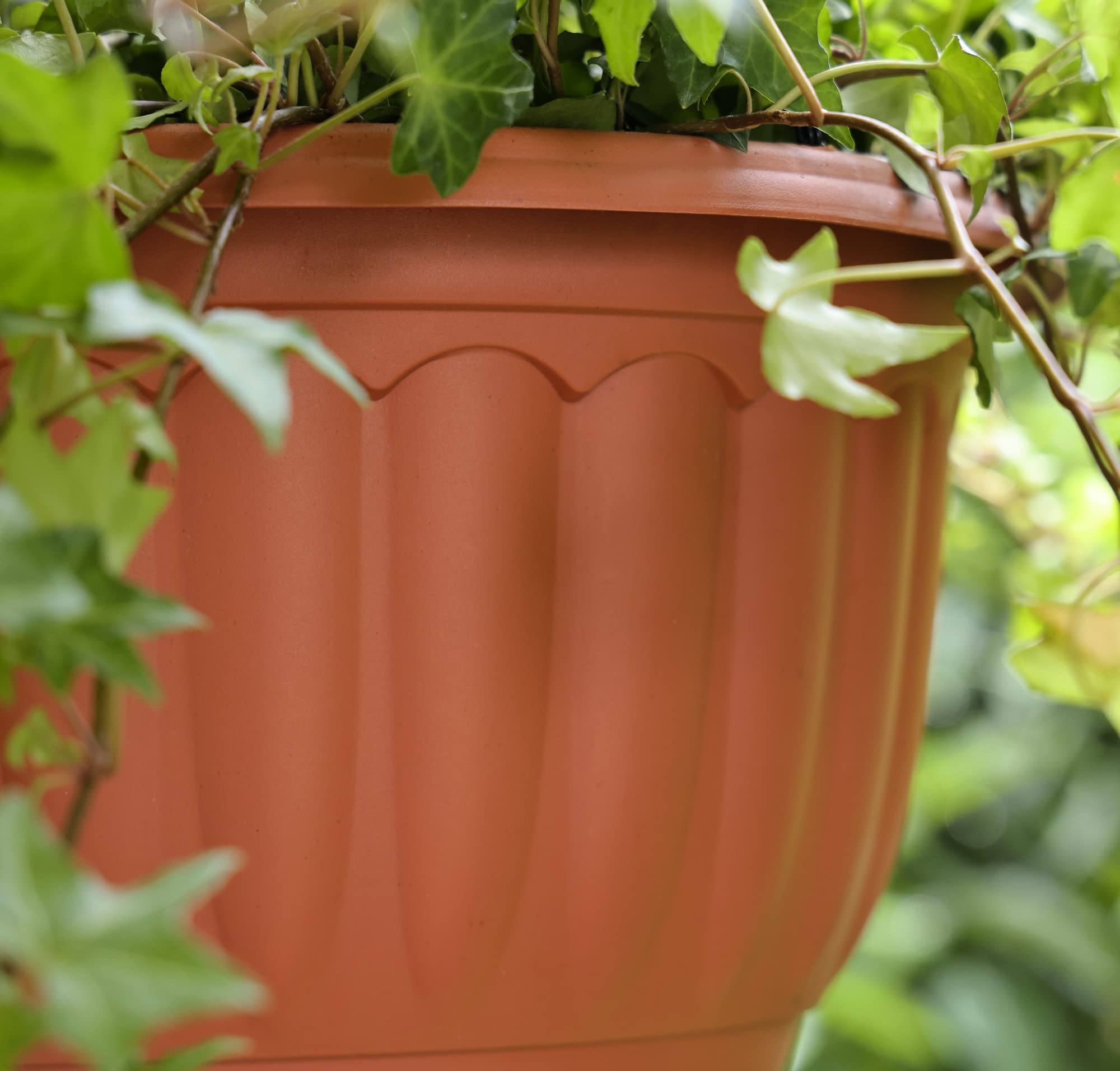 YIKUSH Hanging Planter for Indoor and Outdoor Plants 2 Pack 12inch Flower Pot Plastic Plant Pot with Drainage Hole and Absorbing Tray(Terracotta,with 3 Hooks)