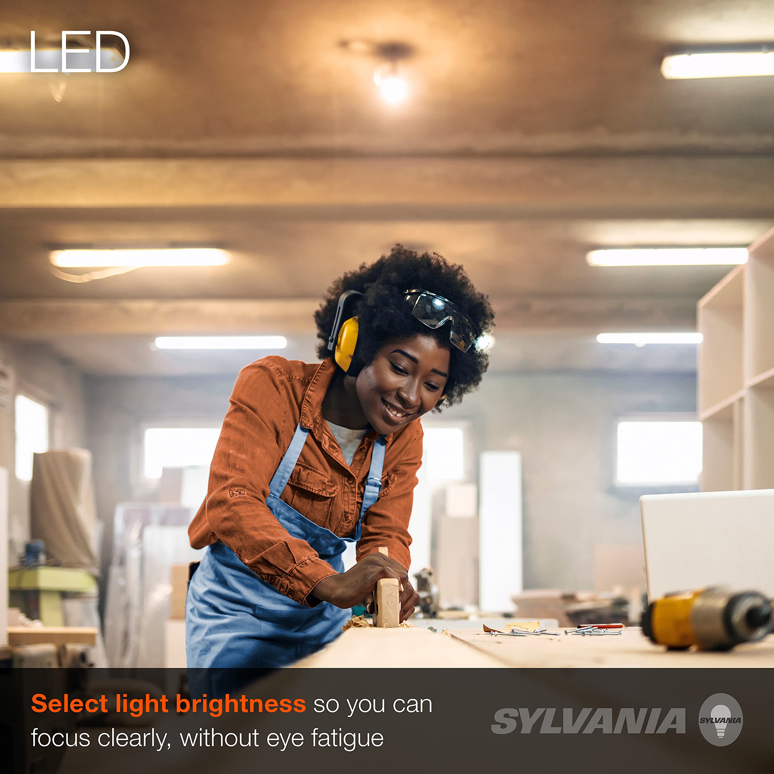 SYLVANIA 4FT LED SHOPLIGHT, 42 Watts, 4000K color temp, Ultra, Slim Design, Direct Plug with Pull Chain, Application 3-in-1, Energy Star (61451), Cool White, 1 Count (Pack of 1)