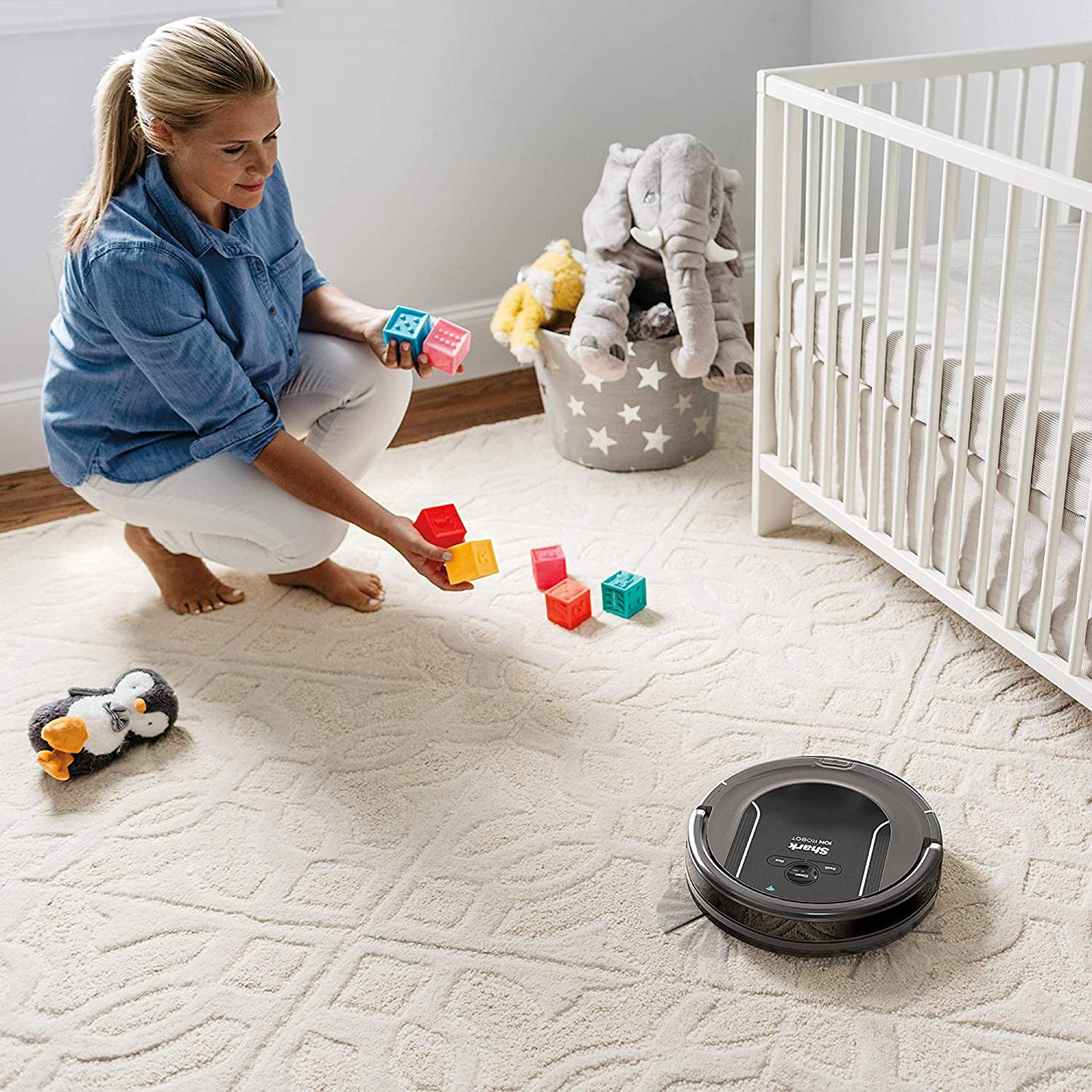 Shark ION ROBOT Self-cleaning Vacuum with Smart Sensor Navigation for Surface Floors & Thin Carpets and Easy Scheduling Remote (Renewed) (RV700)