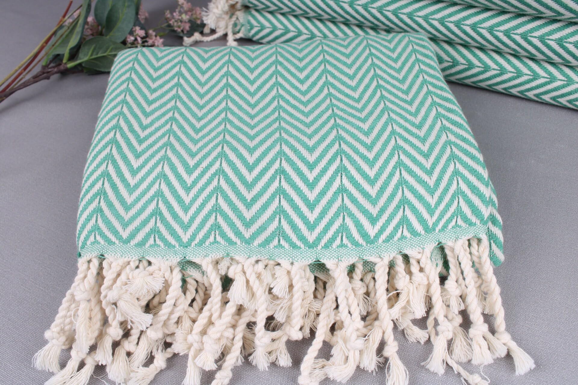 Turkish Beach Towel, 40x71 Oversized Beach Towels - Beach Blanket 100% Cotton Quick Drying Compact, Soft and Absorbent Travel Towel Gifts for Adults Beach Accessories Chevron Model (Green)