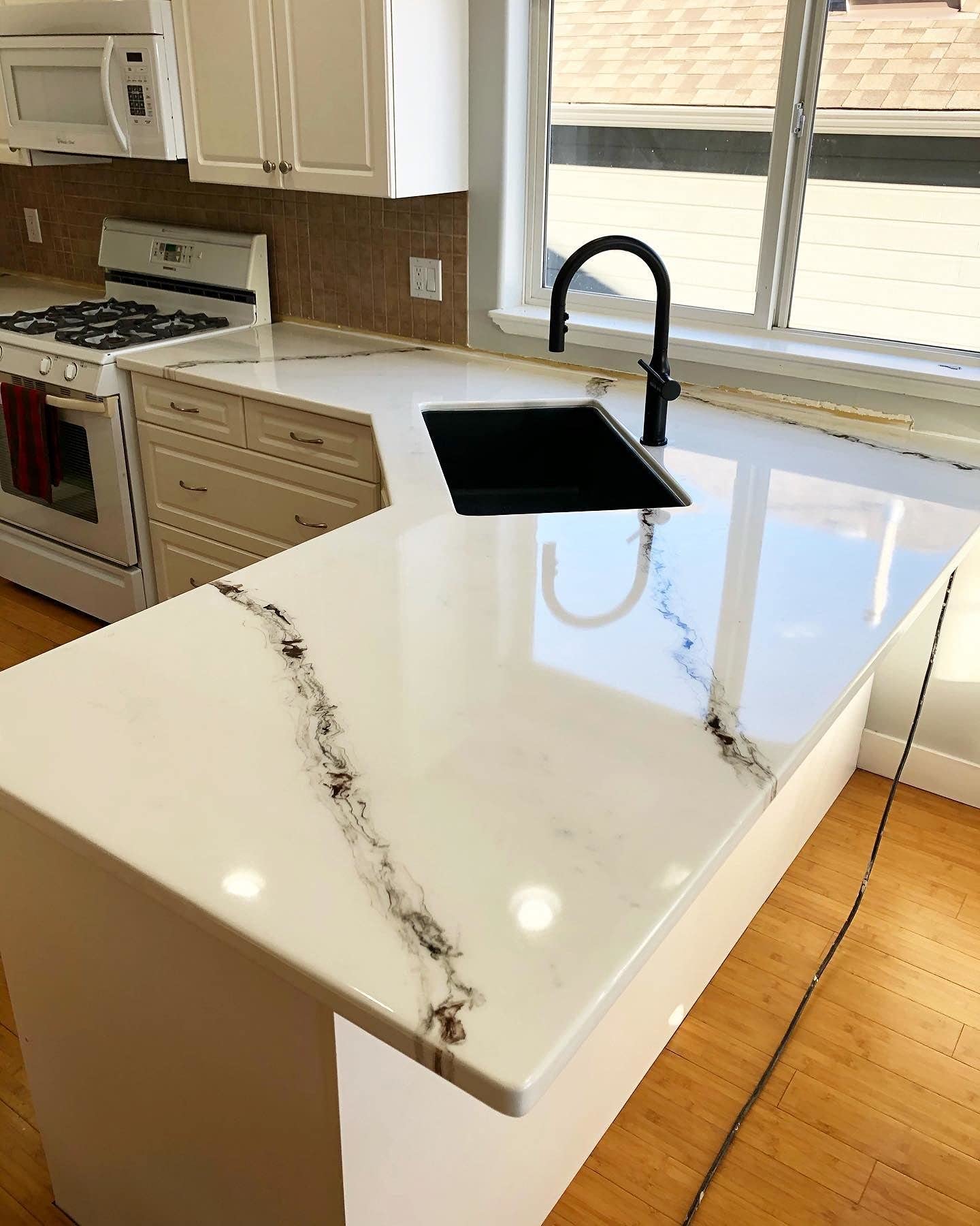 Stone Coat Countertops White Epoxy Undercoat β Epoxy Paint and Epoxy Primer for Coating MDF, Plywood, and Porous Materials! Great for DIY Epoxy Countertop Kit! 1 Quart, 32 Fl Oz
