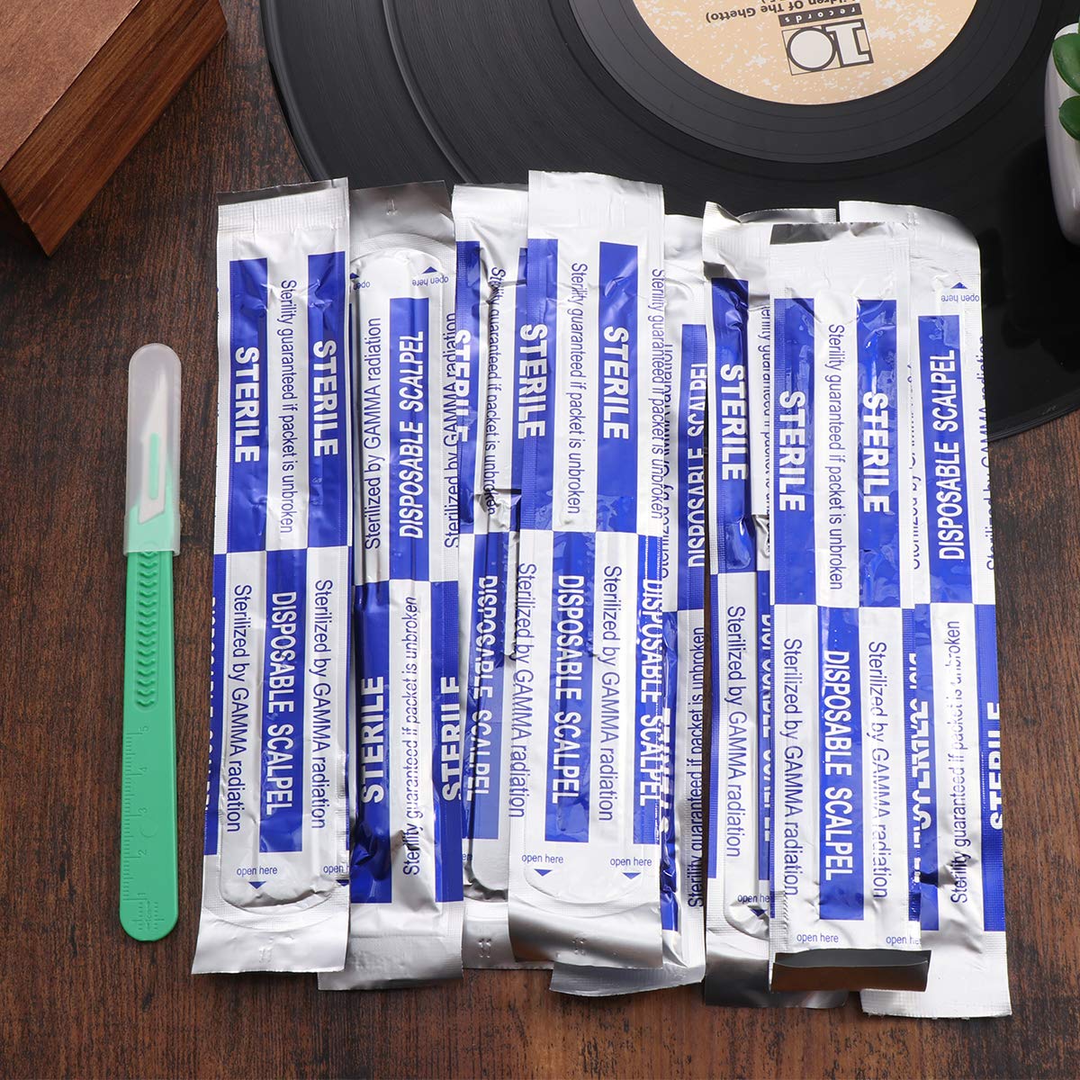UKCOCO 10Pcs Disposable Plastic Surgical Scalpel Knife Multi-function Scrapbooking Crafts Carving Knife Tools(SS-1)