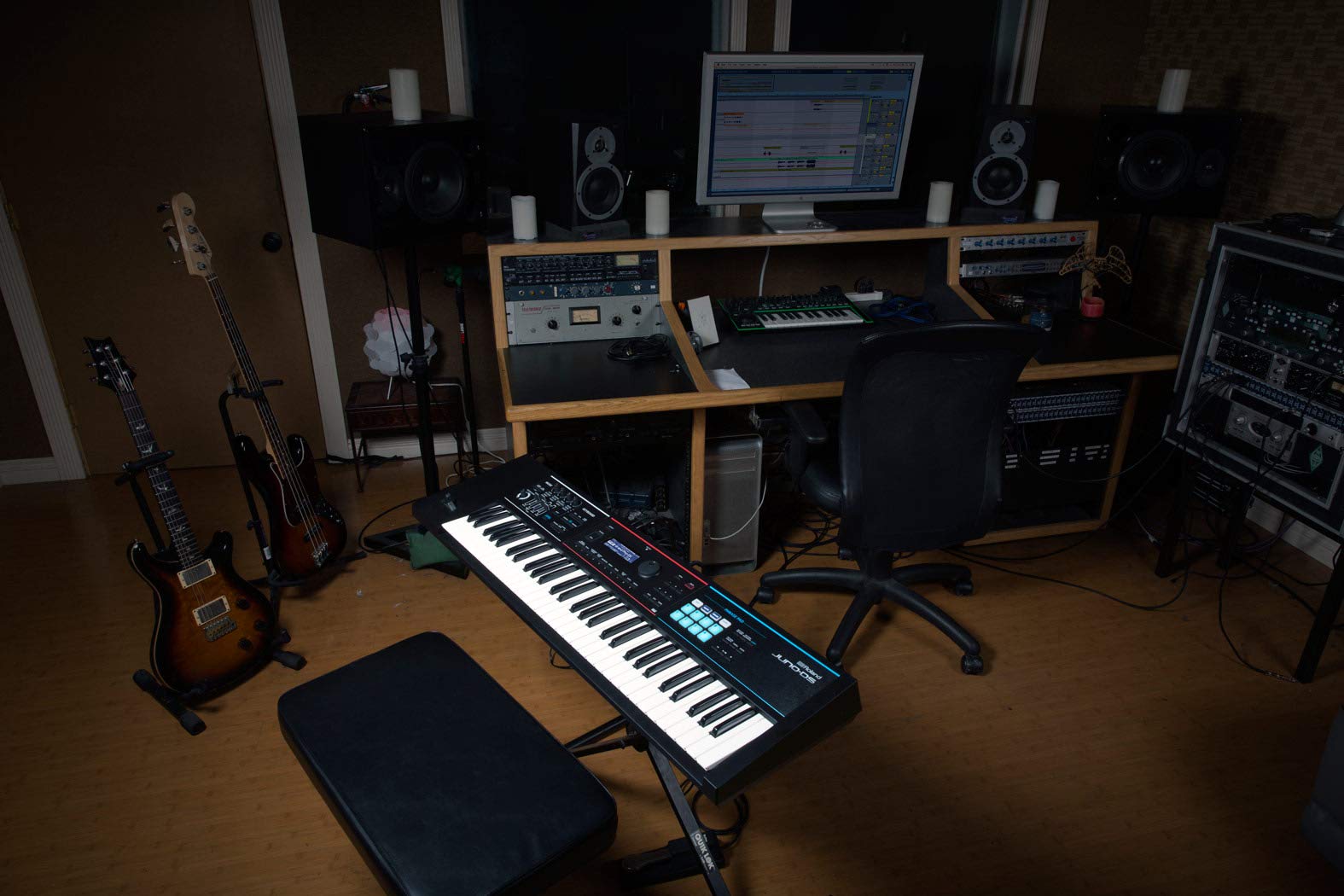 Roland JUNO-DS 61-Key Lightweight Synth-Action Keyboard with Pro Sounds