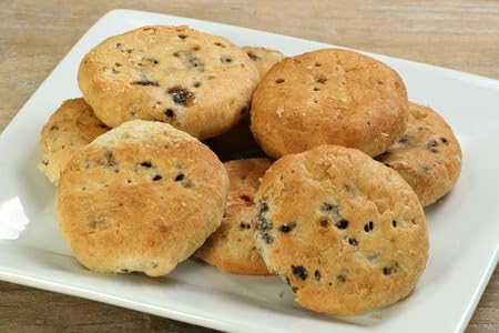 Real Lancashire Eccles Cake | British Snacks Made with Pure Butter & Dried Currants | Traditional & Delicious Fruity Cake for Any Occasion | 5.29 Oz | 4 Cakes (Pack of 1)