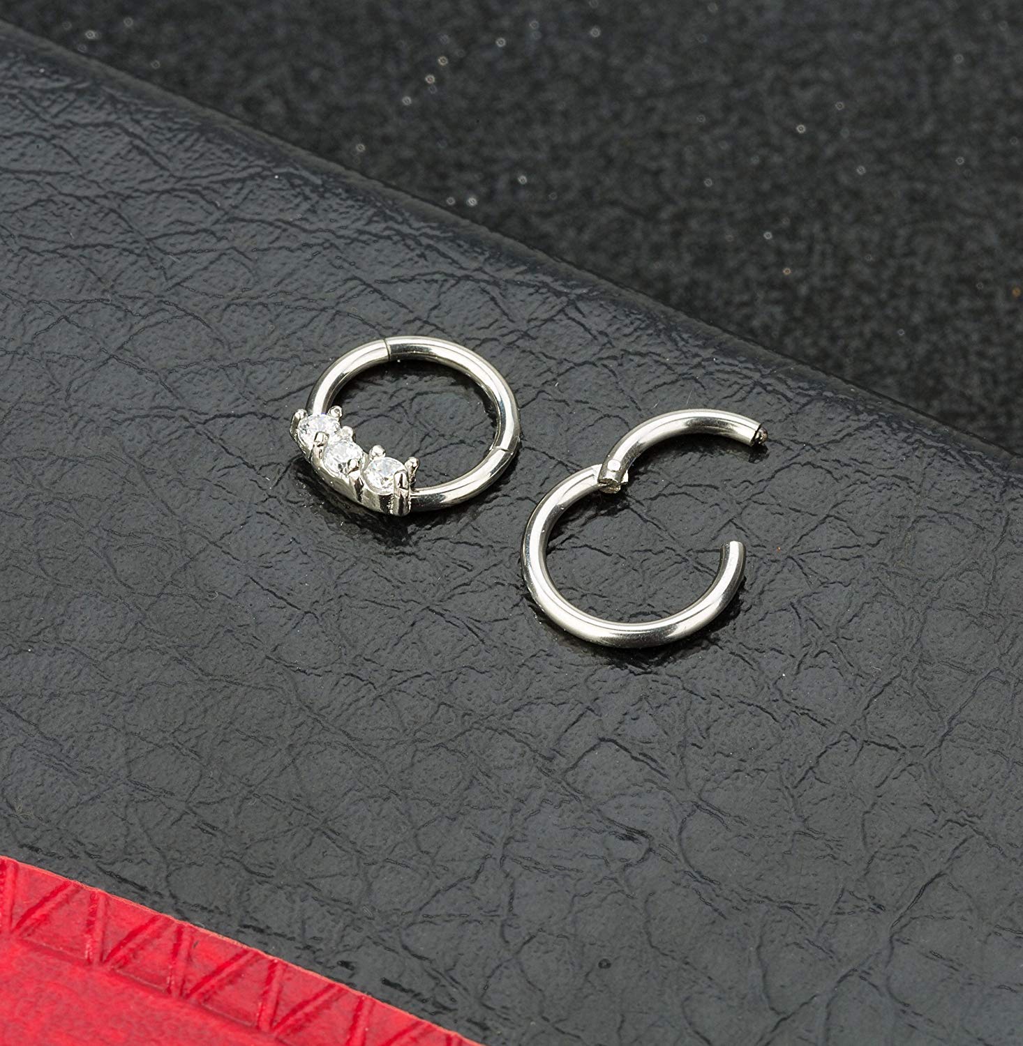 Tinblin 16G 2PCS 316L Stainless Steel Nose Rings Hoop Septum Clicker Ring Cartilage Tragus Piercing 8MM (silver)