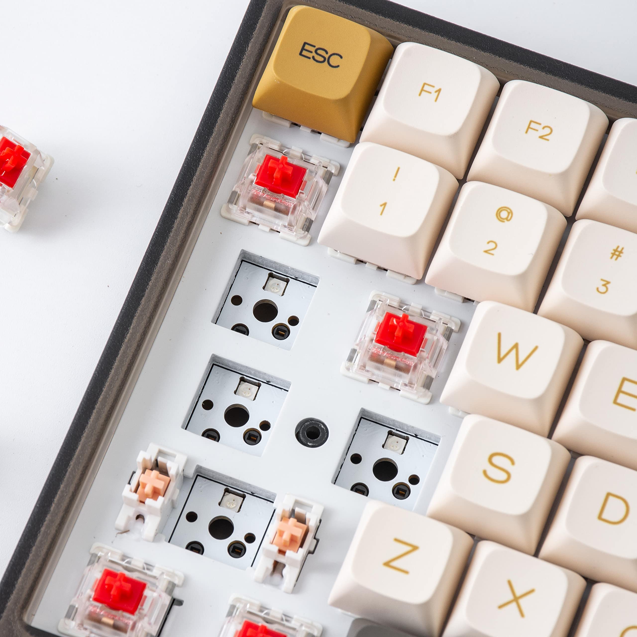 YUNZII KC84 Pro Hot Swappable Mechanical Keyboard 84-Key Gaming Keyboard with Translucent ABS Case, RGB Backlit for Mac/Win/Gamers (Gateron Brown Switch, Shimmer)