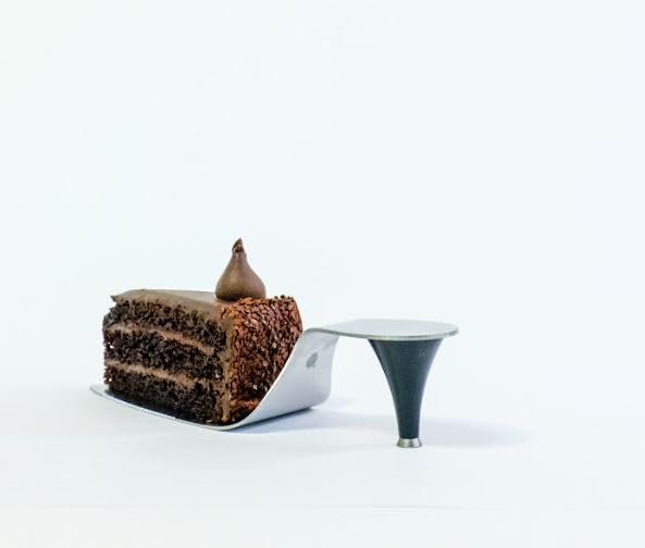 Wild Eye Designs HIGH HEEL STAINLESS STEEL CAKE SERVER WITH DETACHABLE HEEL AND HANDLE, BLACK - FASHIONABLE AND ELEGANT, COMES WITH A DECORATIVE GIFTABLE BOX