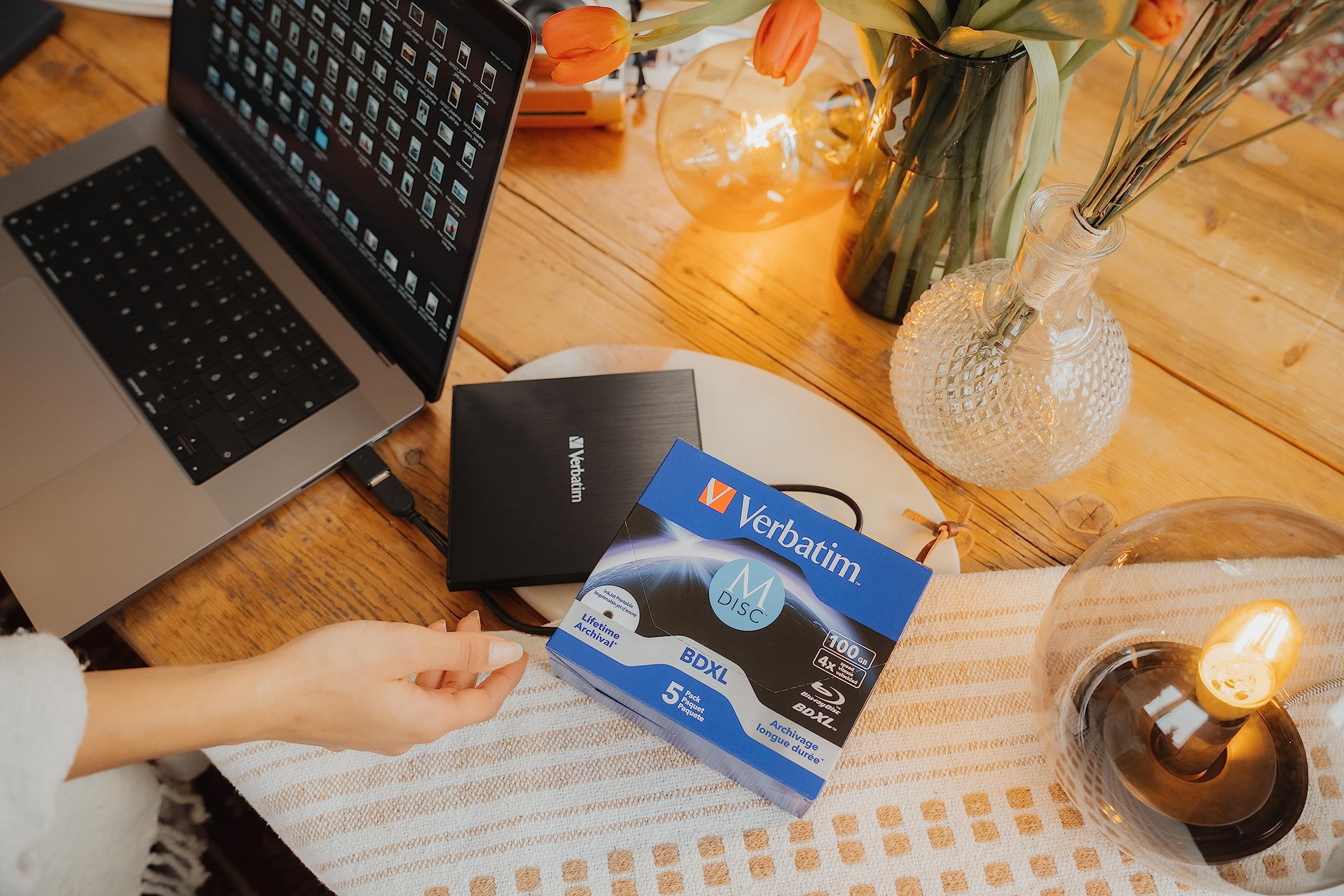 Verbatim External Slimline CD/DVD Writer - USB 3.2 Gen1 with USB-C Connection incl. USB-C to USB-A Cable - Compact Design - External DVD Writer - External CD-Drive - Slim Design