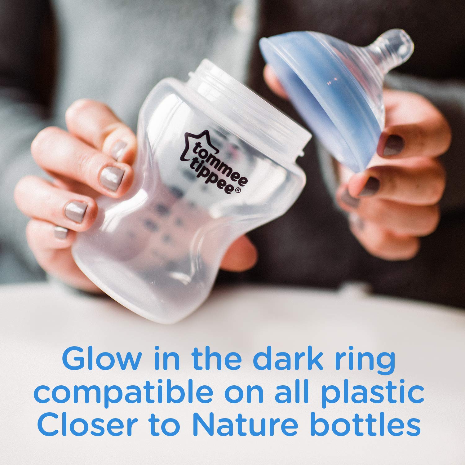 Tommee Tippee Closer to Nature Night-Time Baby Bottle & Breast-Like Pacifier, Glow in The Dark, Clear