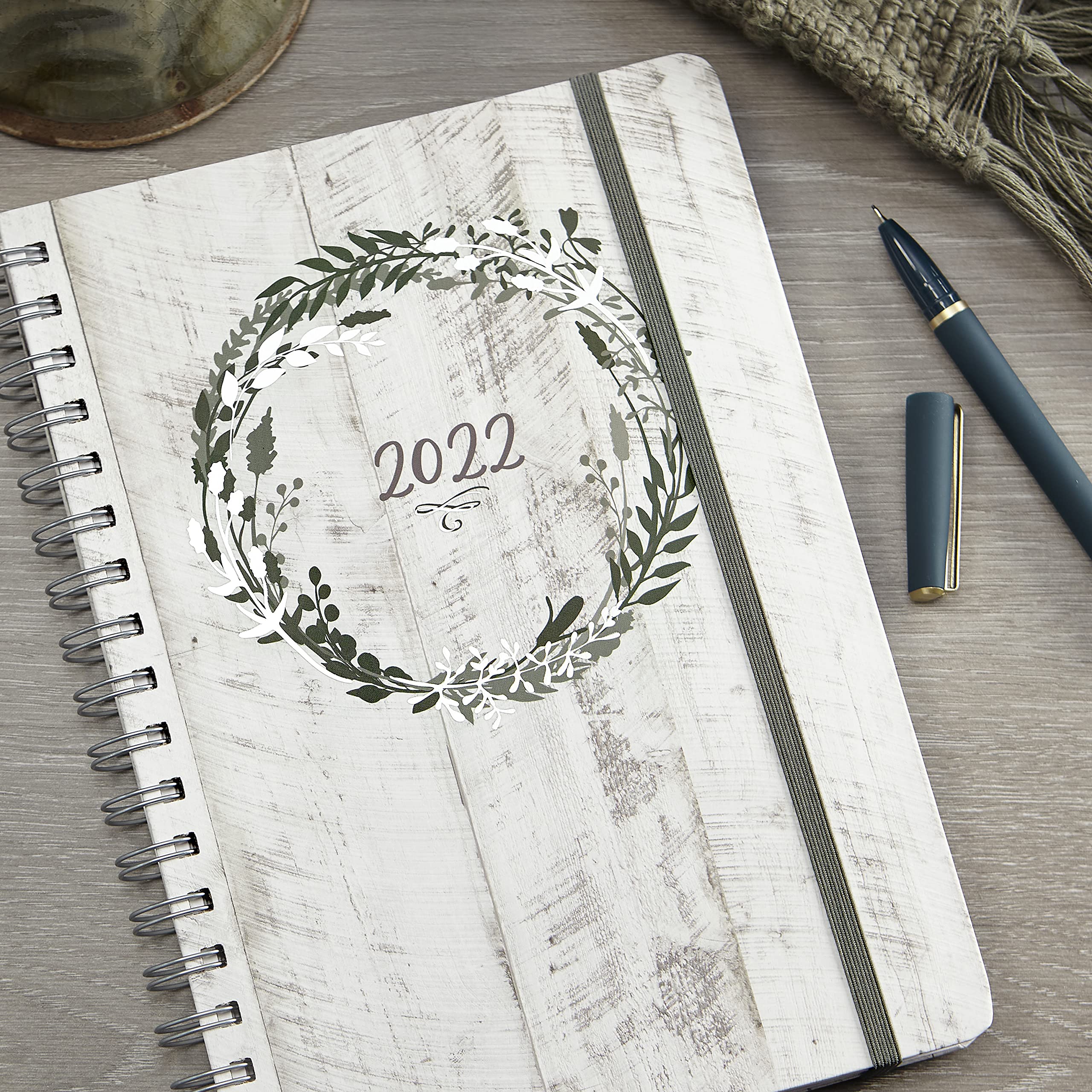 Southworth Planner (January 2022-December 2022), 7" x 9.25", Rustic Sage Botanical, Premium 28#/105 gsm Paper, Medium Twin Wire (91459)