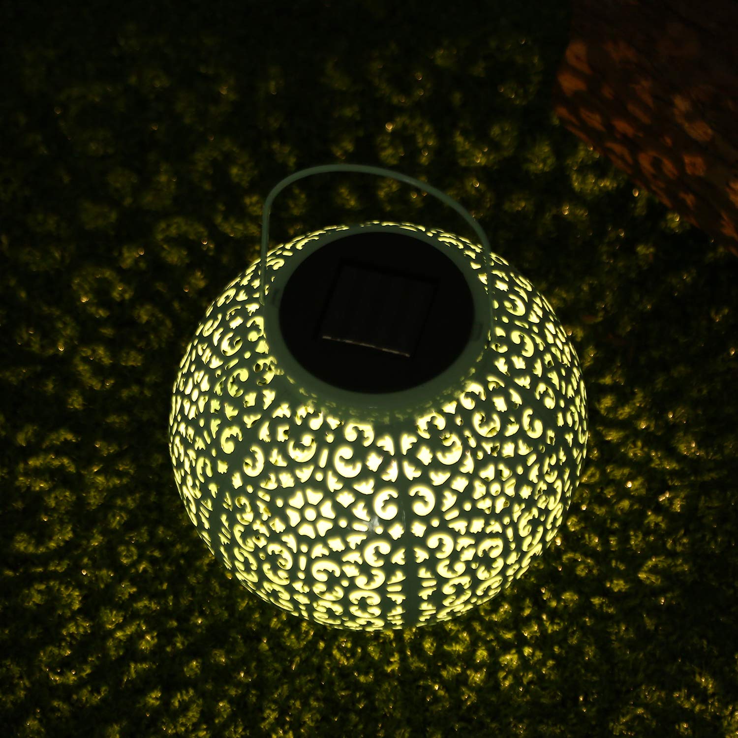 Solar Lantern Hanging Lantern Outdoor Retro Light Metal Table Lamp Decorative with Handle Waterproof Lantern