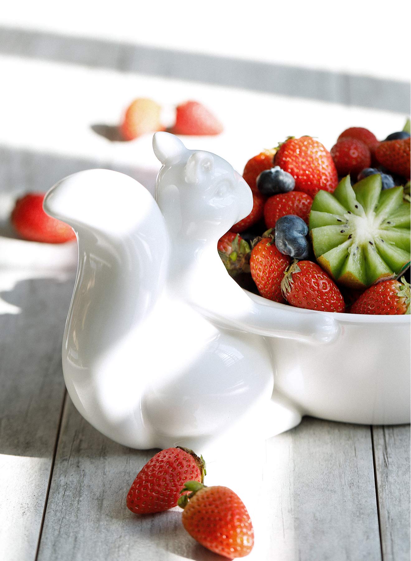 Sweese 741.101 Snack Serving Dish - Porcelain Squirrel Nut Bowl, Holiday Candy Dish for Snacks, Nuts, Fruits, Ideal for Party, Weddings, Baby Showers, Table Home Decor