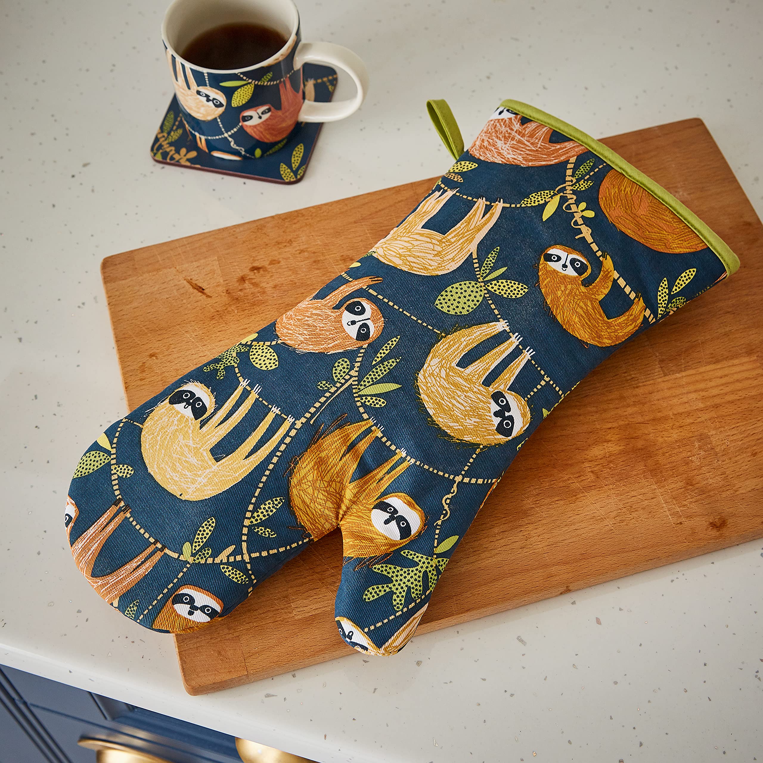 Ulster Weavers Hanging Around Cotton Single Gauntlet Oven Glove - with Cute Rainforest Sloth Design - 100% Cotton Oven Mitt - Cooking Gifts for Bakers & Chefs - Homeware & Kitchenware Range