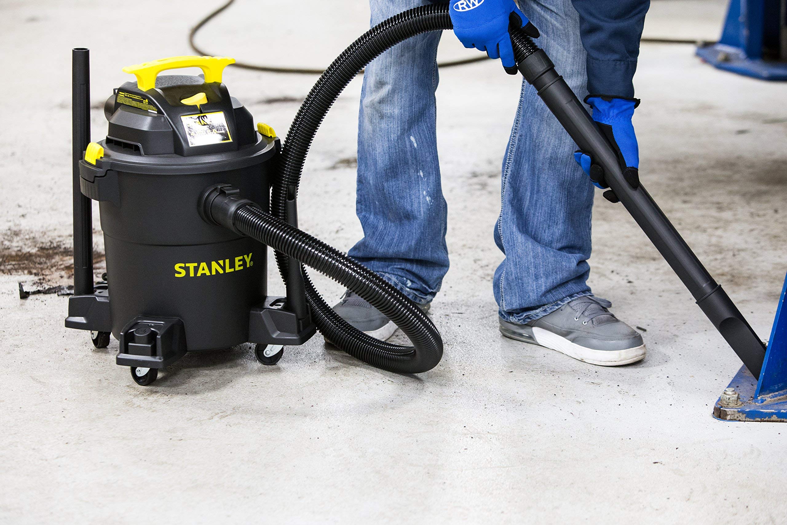 Stanley Wet/Dry Vacuum, 6 Gallon, 4 Horsepower (Renewed)