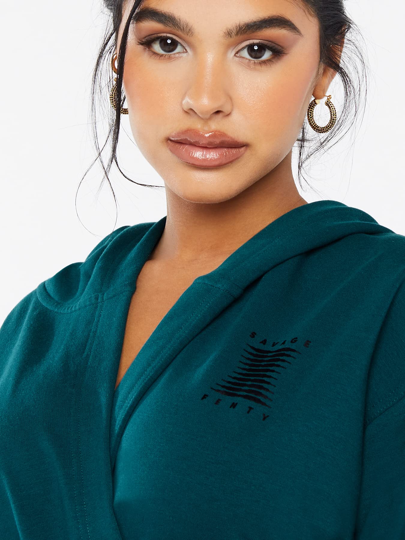 Savage X Fenty, Women's, Showgirl Graphic Savage X Short Robe, Hood, Front pockets, Belt tie, Hunter Green, 2X/3X