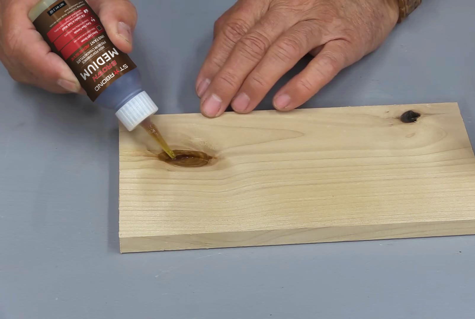 Starbond 2 oz. "Light Brown" Medium CA Glue (Premium Cyanoacrylate Super Glue) Crack Filler 150 CPS Viscosity for Woodworking, Woodturning, Carpentry, Guitar