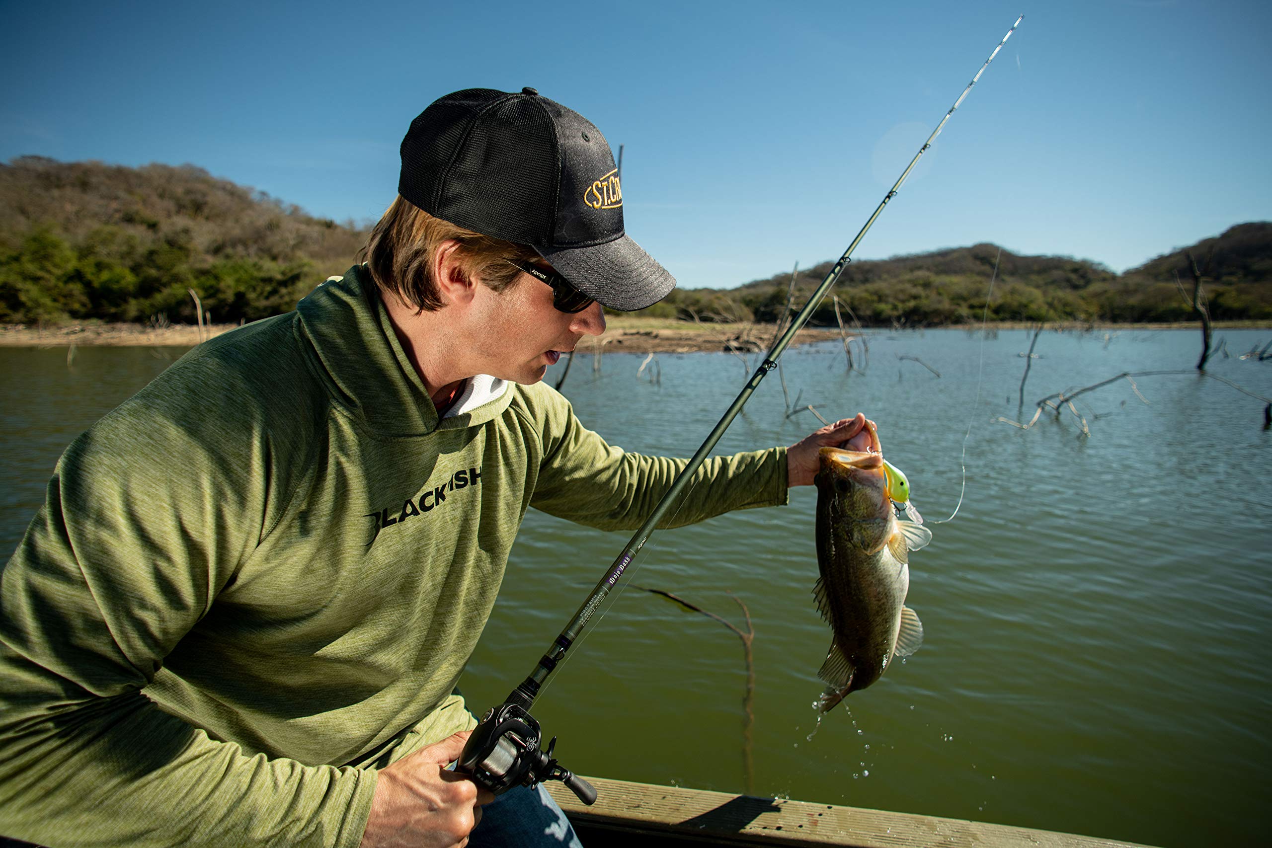 St. Croix Rods Mojo Bass Glass Casting Rod Medium/Moderate , Mojo Green Metallic, 7'2"