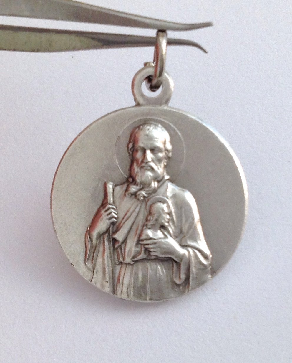 SAINT JUDE THADDEUS APOSTLE OVAL SHAPE MEDAL - PATRON SAINT OF IMPOSSIBLE CASES - 100% MADE IN ITALY (St.Jude (Round Shape))