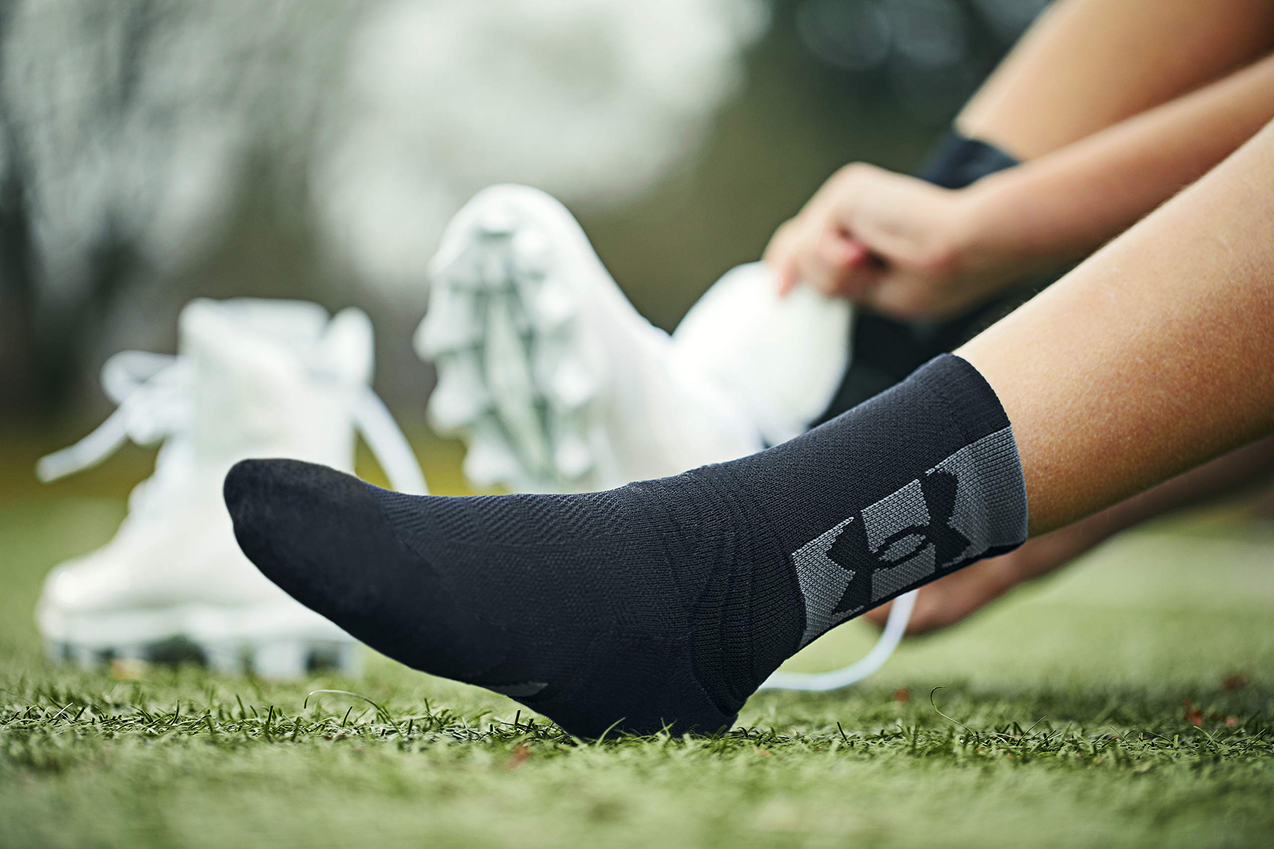 Under Armour Youth Playmaker Mid-Crew Socks, 1-Pair , White/Halo Gray , Small
