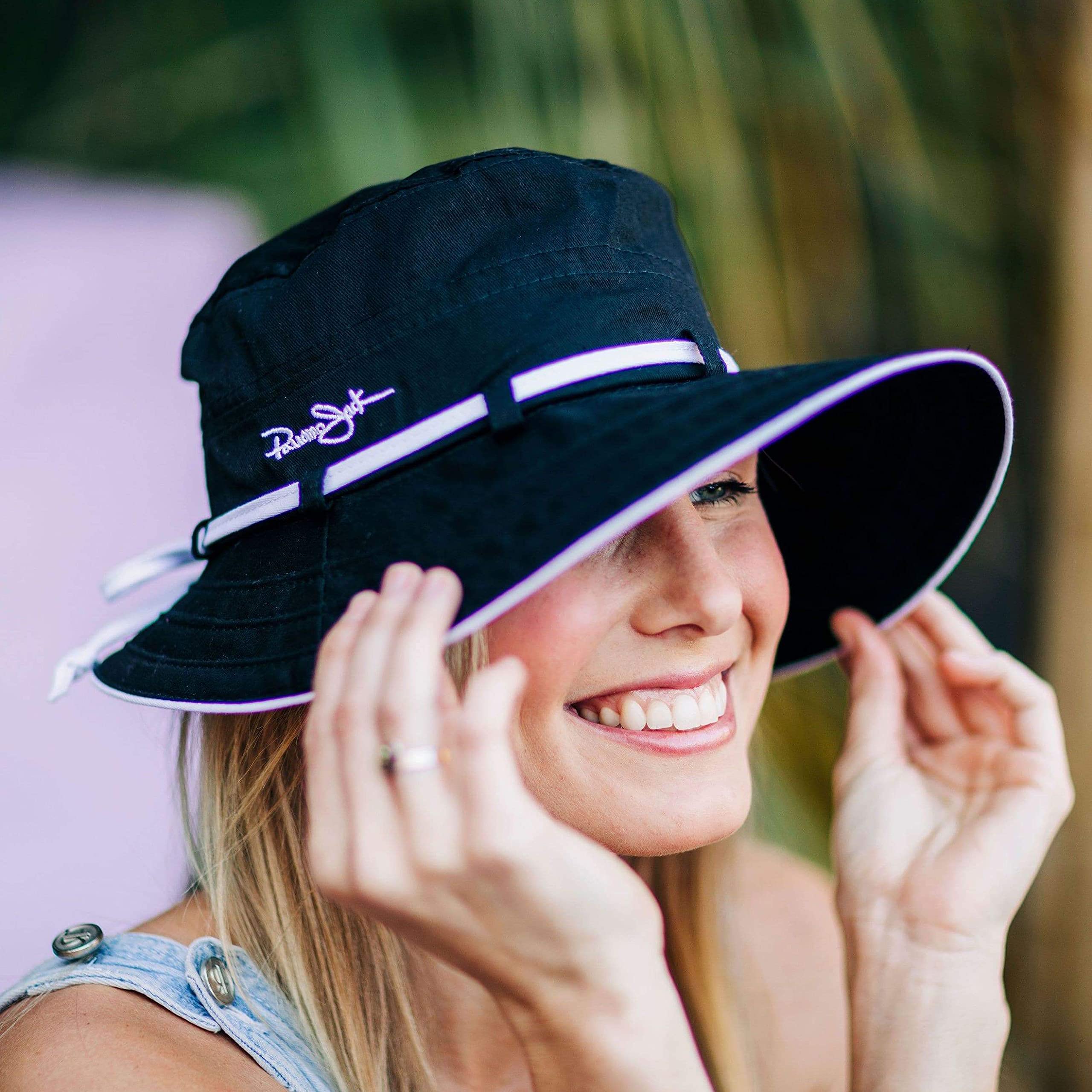 Panama Jack Women's Contrast Cotton Bucket Sun Hat with Sizing Tie, 3" Brim (White)