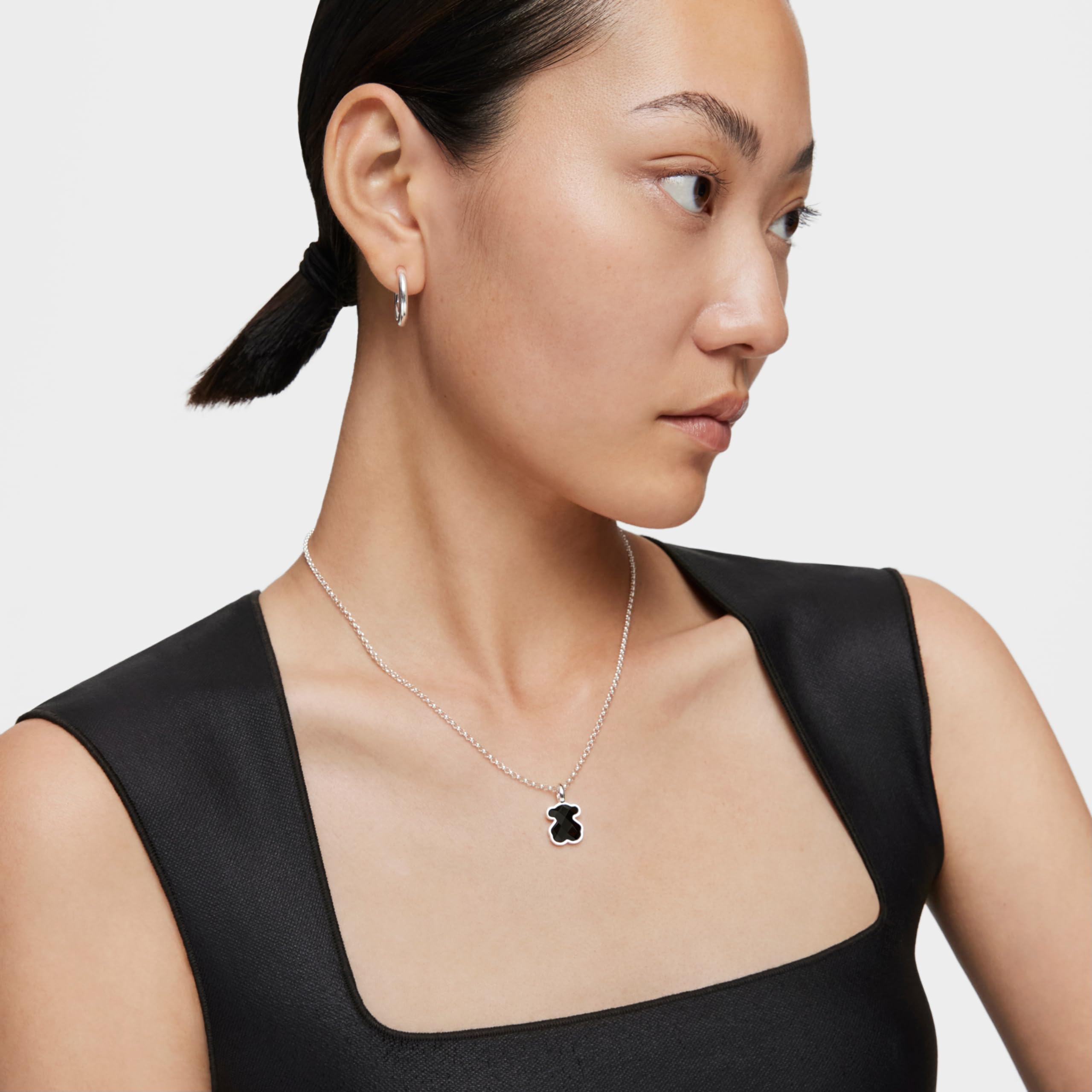 TOUS Sterling Silver and Onyx Pendant for Women with Medium Faceted Bear Motif, Size: 1.5 cm. (Chain-not included), Color Collection
