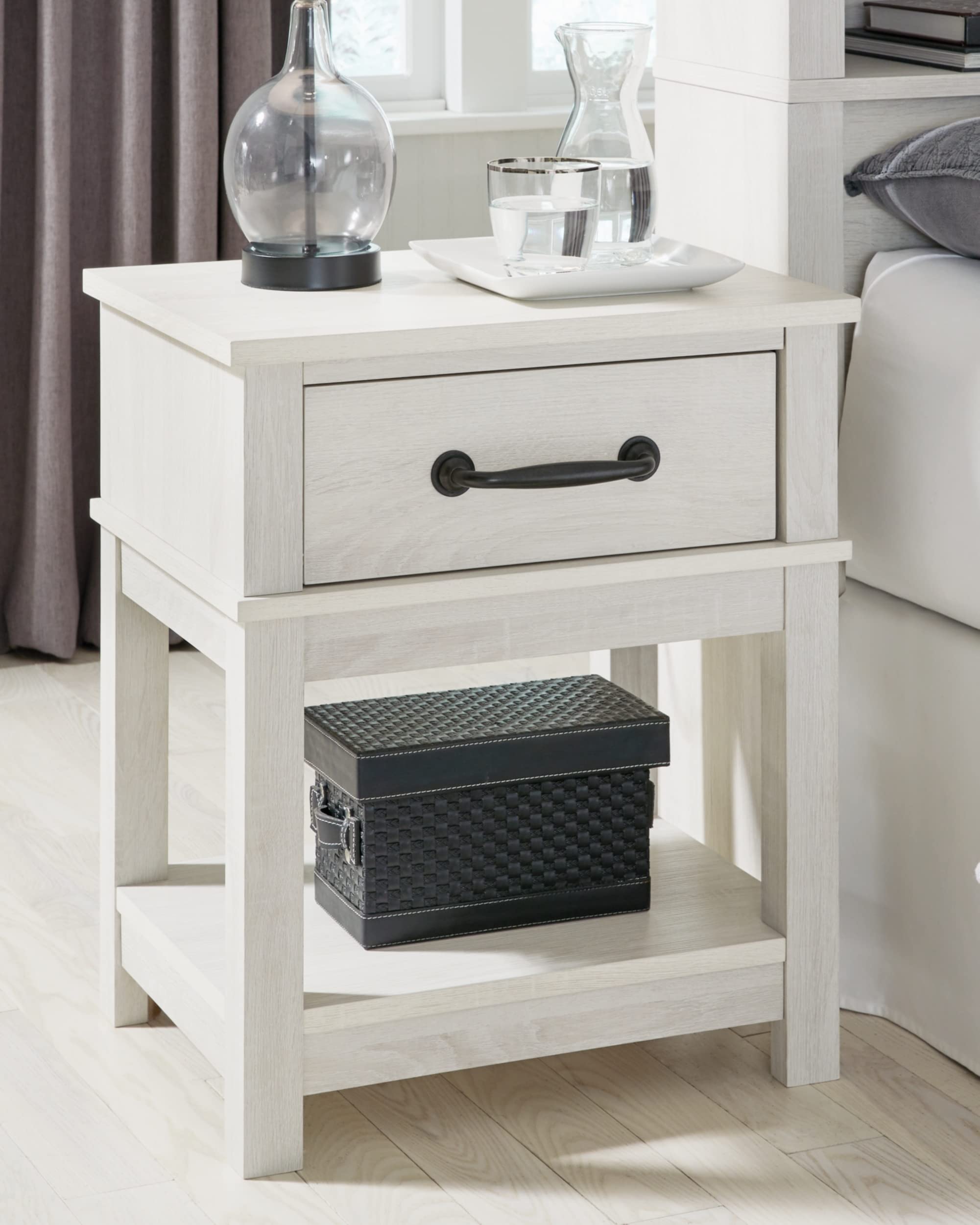 Signature Design by Ashley Dorrinson Farmhouse 1 Drawer Nightstand, Whitewash