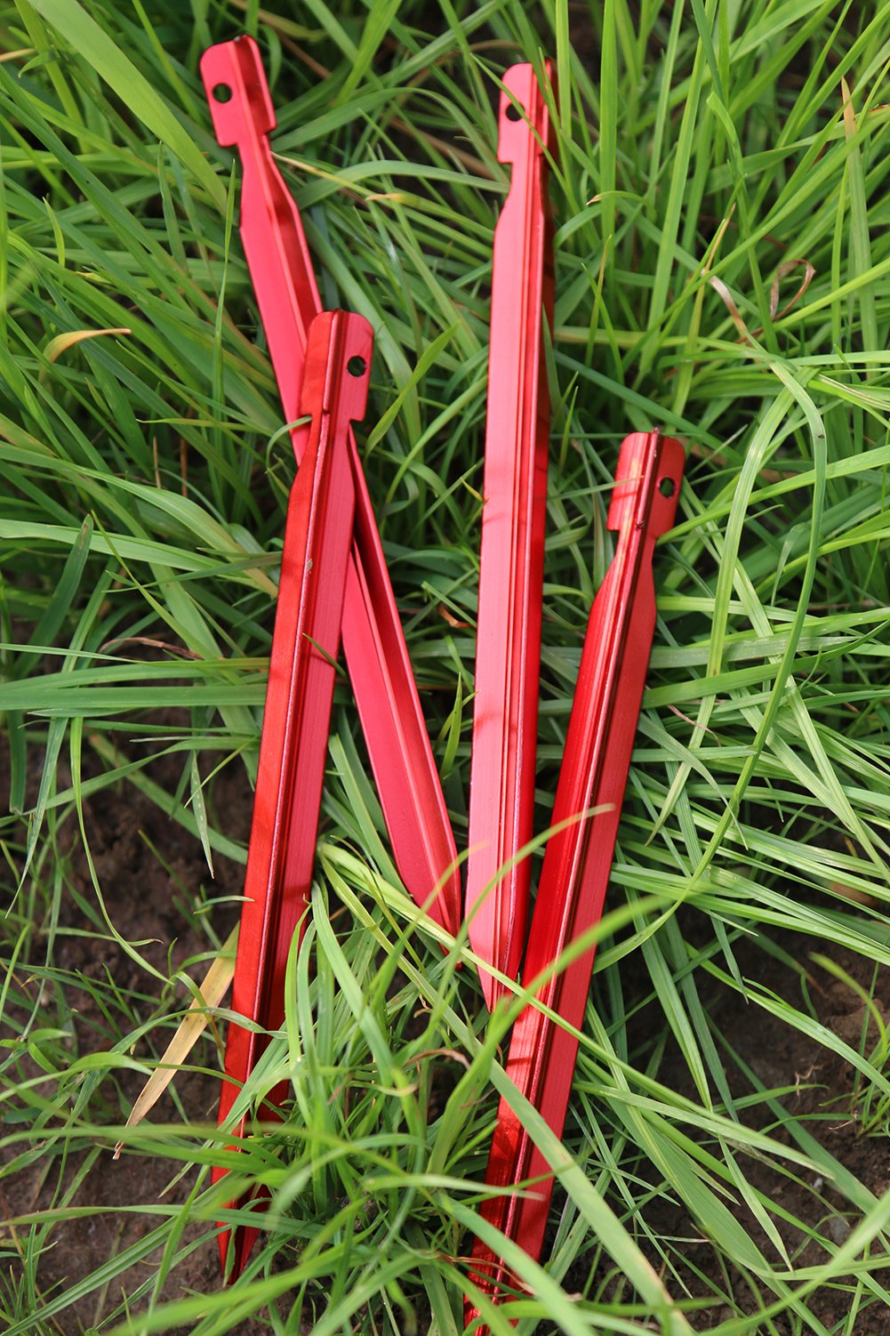 SOLEADER Tent Stakes Heavy Duty, Tent Pegs, 9 Inch, Aluminum, Utralight, Extra Long, for Camping Beach Hammock Tarp Shelter Cannopy, Pack of 12