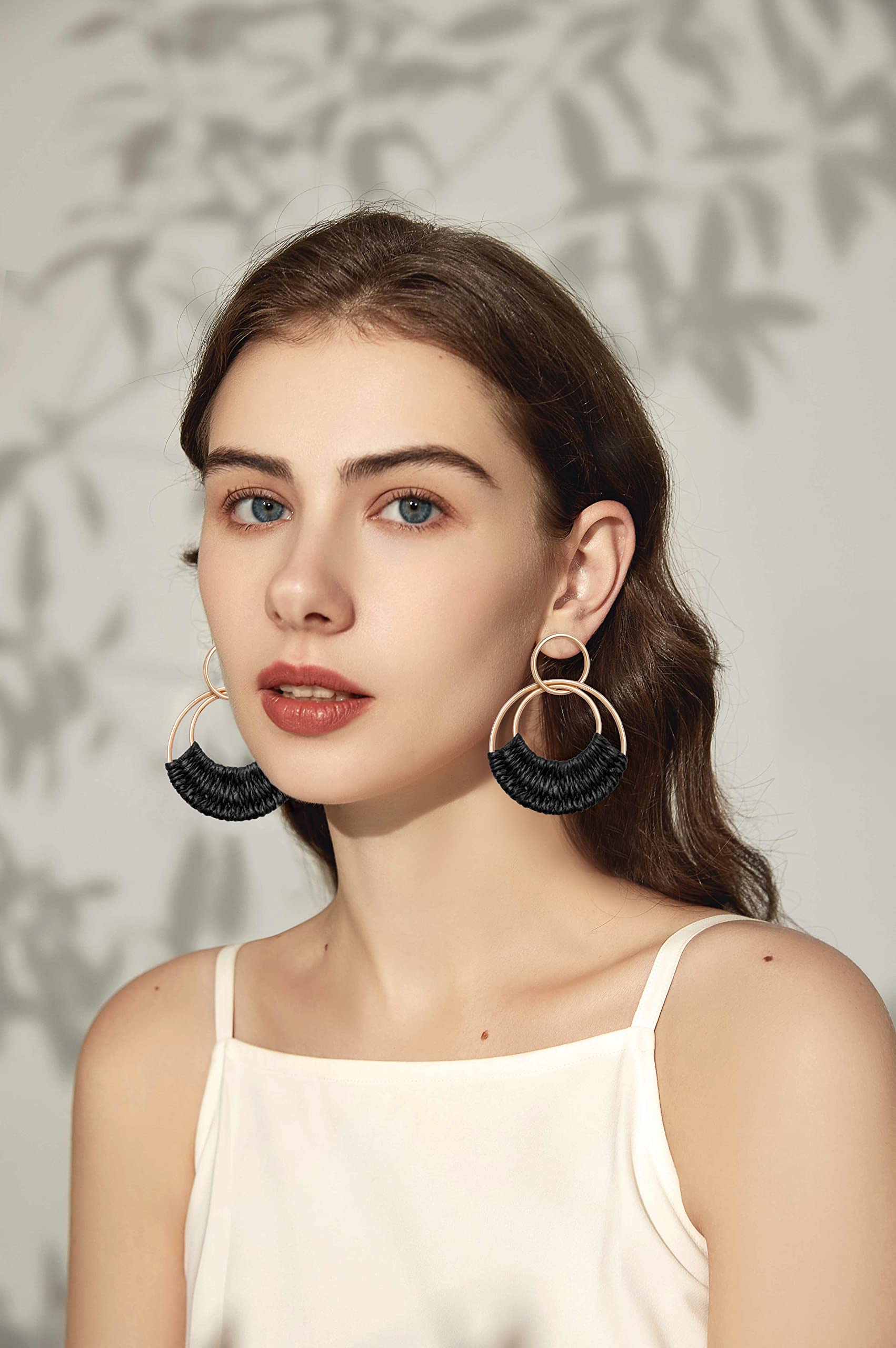 Raffia Hoop Earrings for Women Fun Boho Summer Beach Earrings Handmade Straw Wicker Rattan Dangle Earrings Statement Geometric Round Drop Earrings Bohemian Jewelry, Black