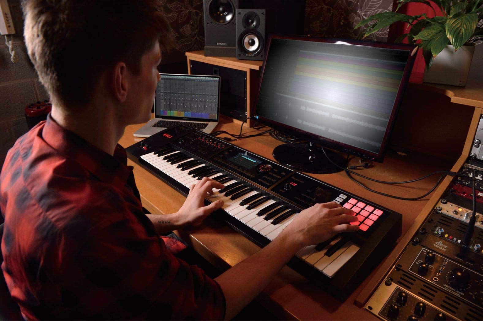 Roland FA-06 61-Key Music Workstation with 16 Backlit Pads