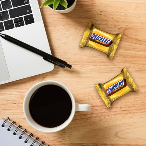 SNICKERS Crunchy Peanut Butter Squared Fun Size Milk Chocolate Candy Bars, 11.5 oz Bag