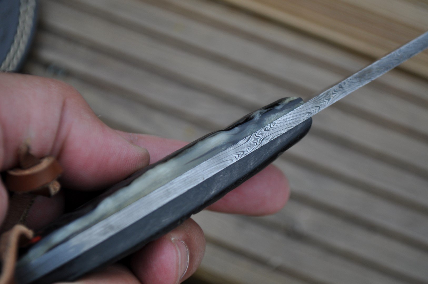 Perkin Handmade Damascus Steel Knife - Hunting Knife - Ram's Horn Handle- Full Tang - Amazing Value