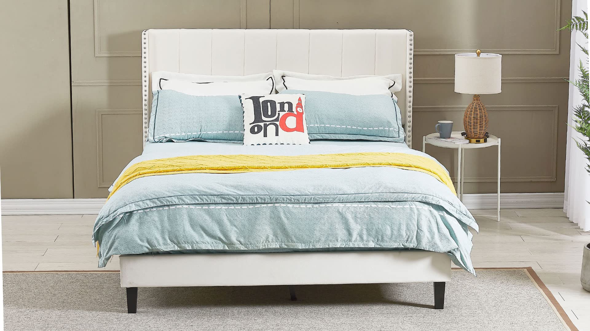 Royard Oaktree Queen Size Tufted Upholstered Bed Frame Low Profile Velvet Bed Frame Platform with Raised Wingback Headboard/No Box Spring Required/Wood Slat Support/Black