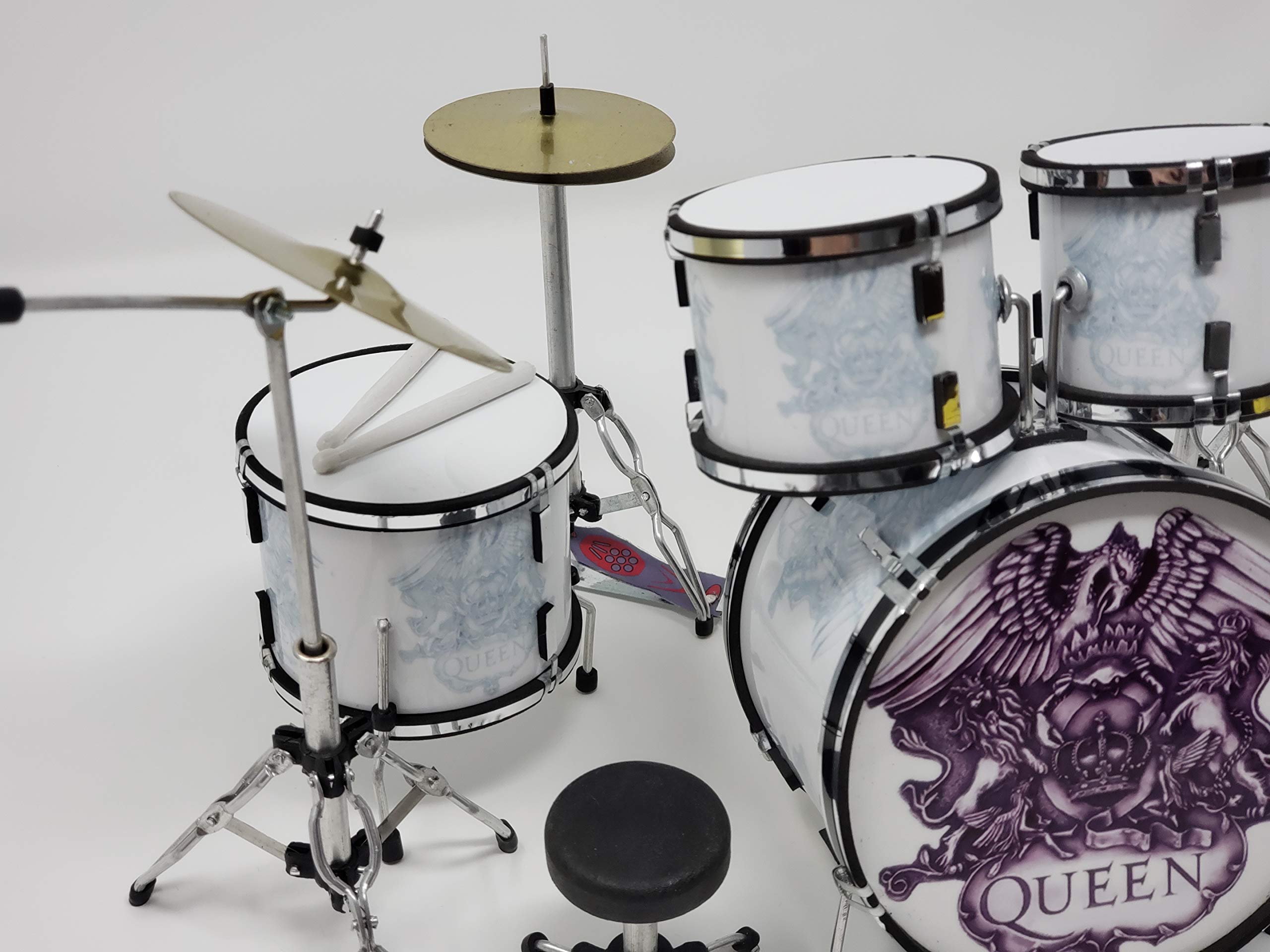 Roger Taylor QUEEN miniature drum set. Excellent details. Mini drum