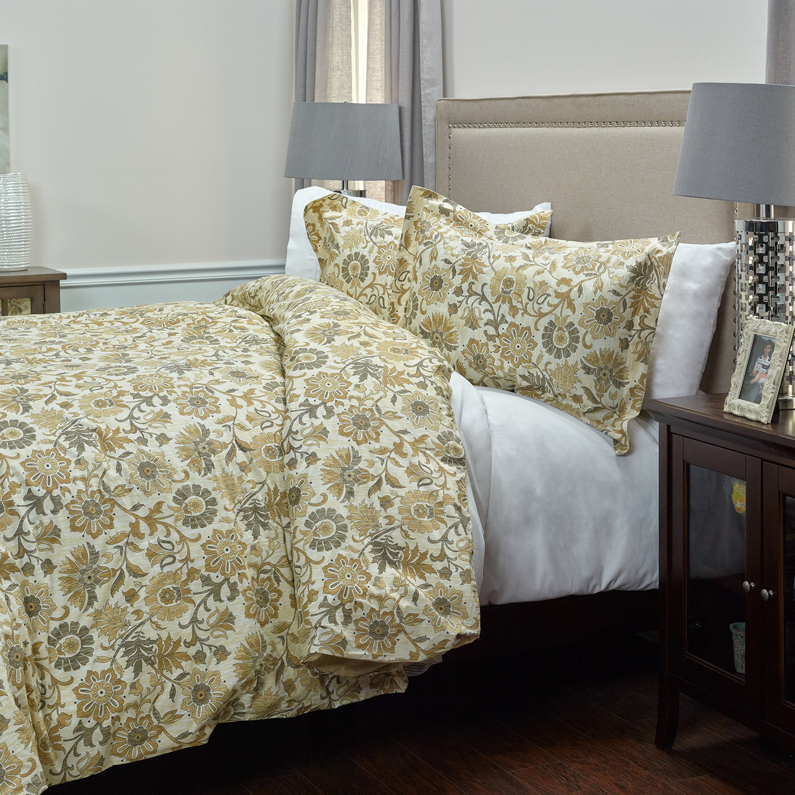 Rizzy Home | BC4222 | Polyester Comforter | 98"x98" Tan Floral
