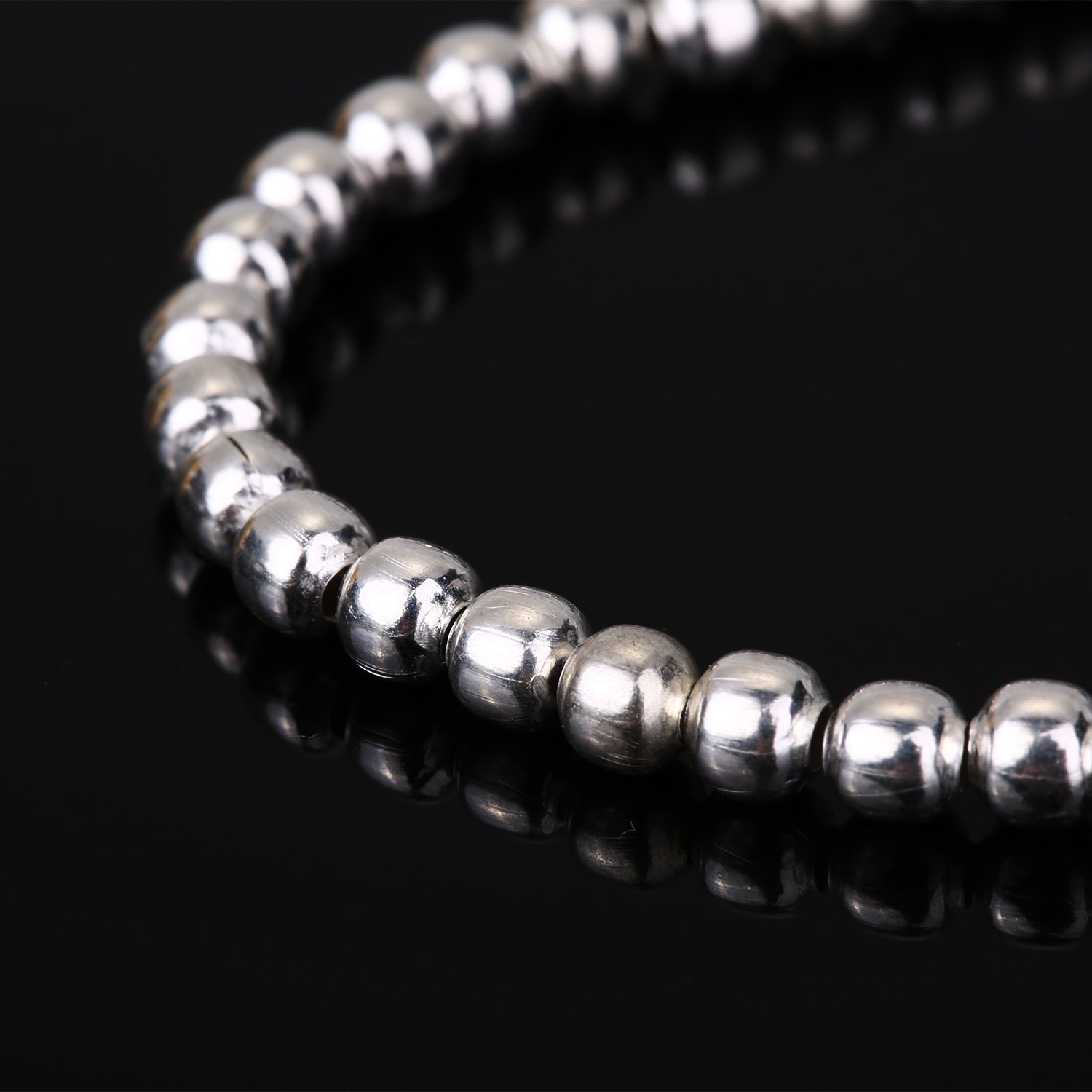 Pangda 1000 Pack 4 mm Metal Spacer Beads Metallic Plated Round Beads Tiny Smooth Beads for Necklaces, Bracelets and Jewelry Making (Silver)