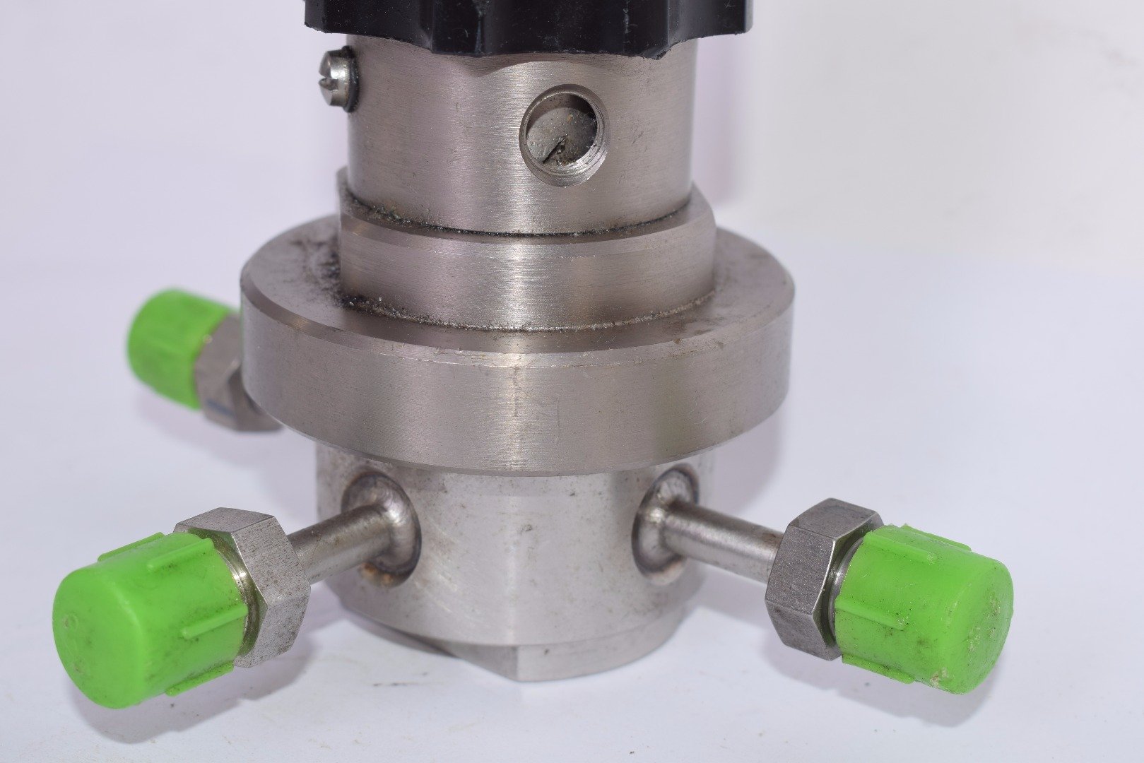 Tescom 44-286XJRS1-032 Pressure Reducing Regulator 3000 PSI Max in / 0-50 PSI Out