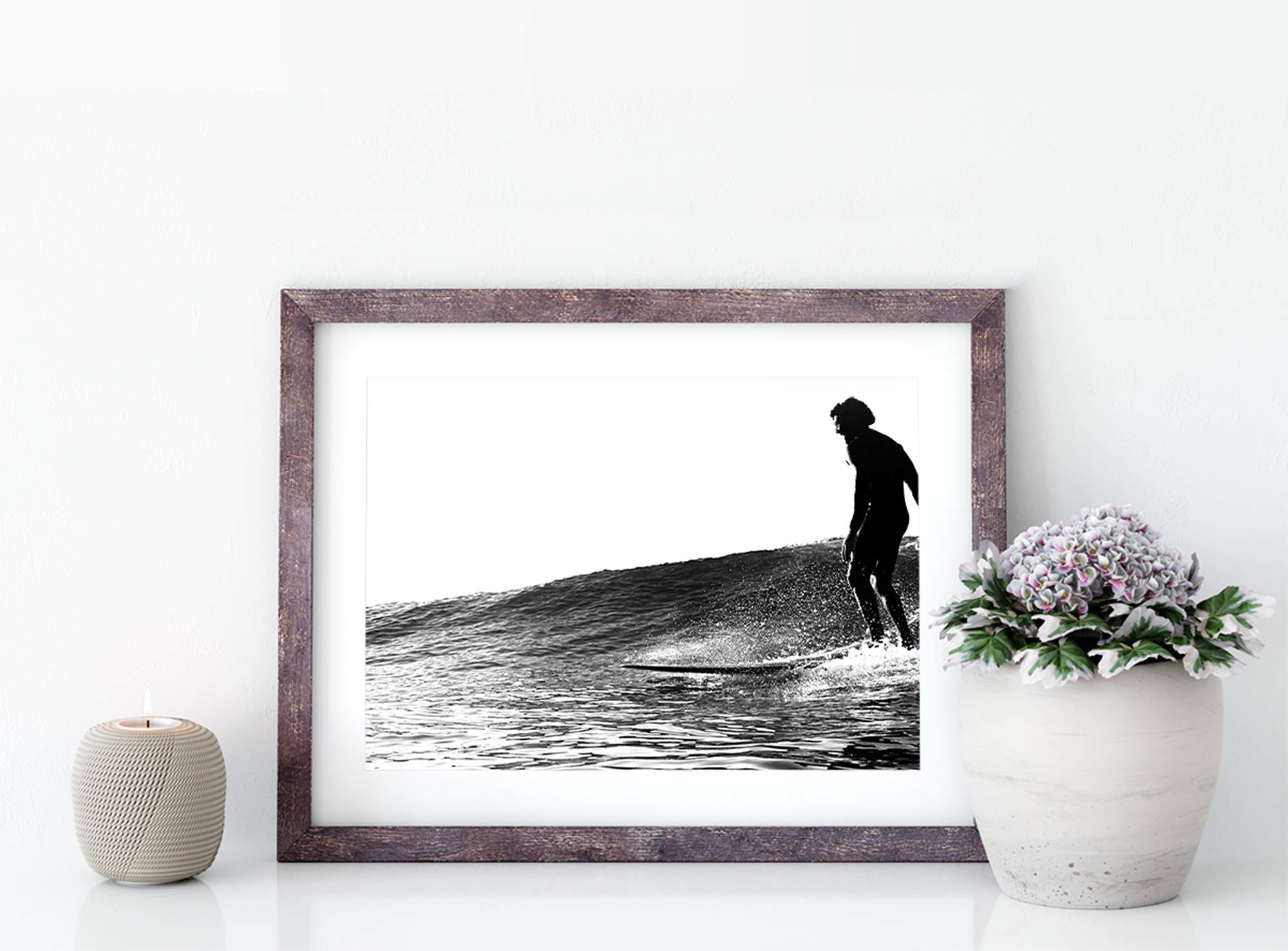 Surf Crusing Down The Line On a Retro Single Fin At Tea Tree Bay Australia, Minimalist Ready to Frame Surf Wall Art Print 14x11, Ideal for Surfers, Surf Lovers and Cool Modern Beach House Decor