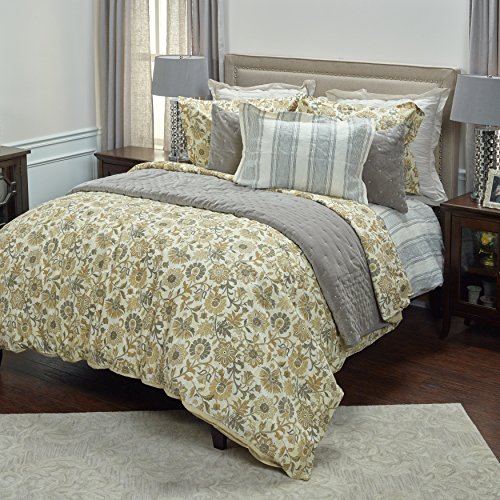 Rizzy Home | BC4222 | Polyester Comforter | 98"x98" Tan Floral