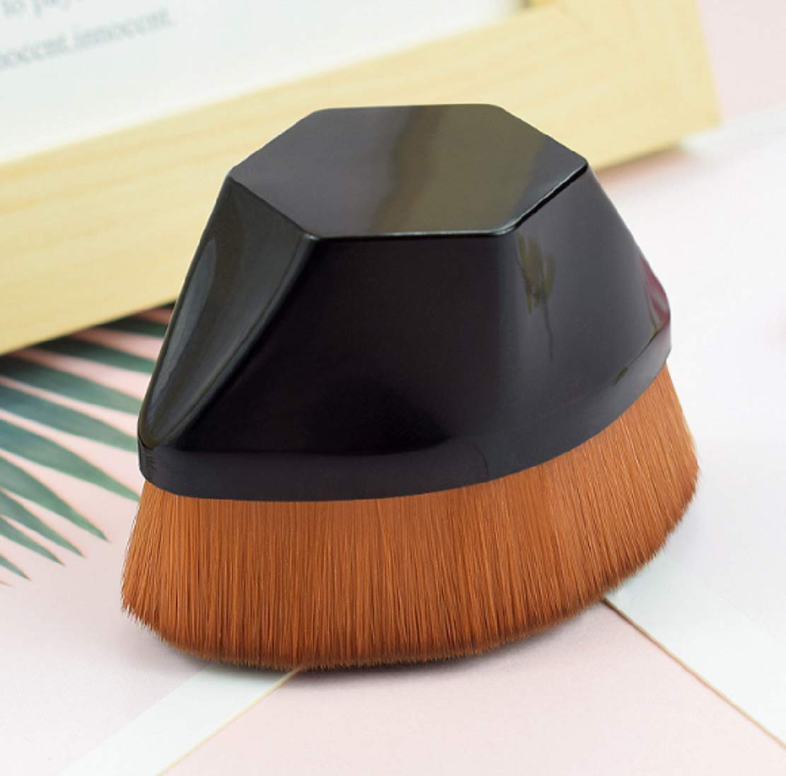 Xinfenglai Diamond-shaped Makeup Brush, Liquid Foundation Brush, Used To Mix Liquid Or Flawless Powder Cosmetics, And Comes With A Protective Cover (Black)