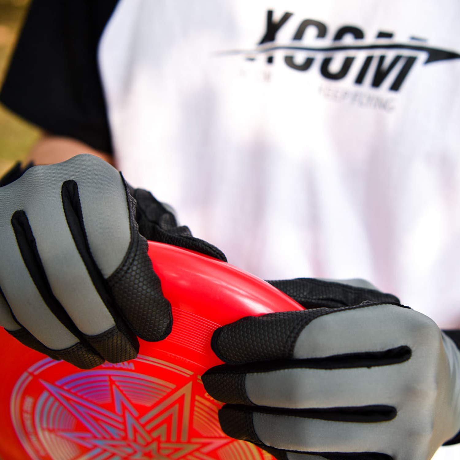 Ultimate Discs Gloves - Perfect Gloves for Ultimate Disc Players, for Consistent Grip & Friction. Improve Throws and Catches. All Weather Conditions.