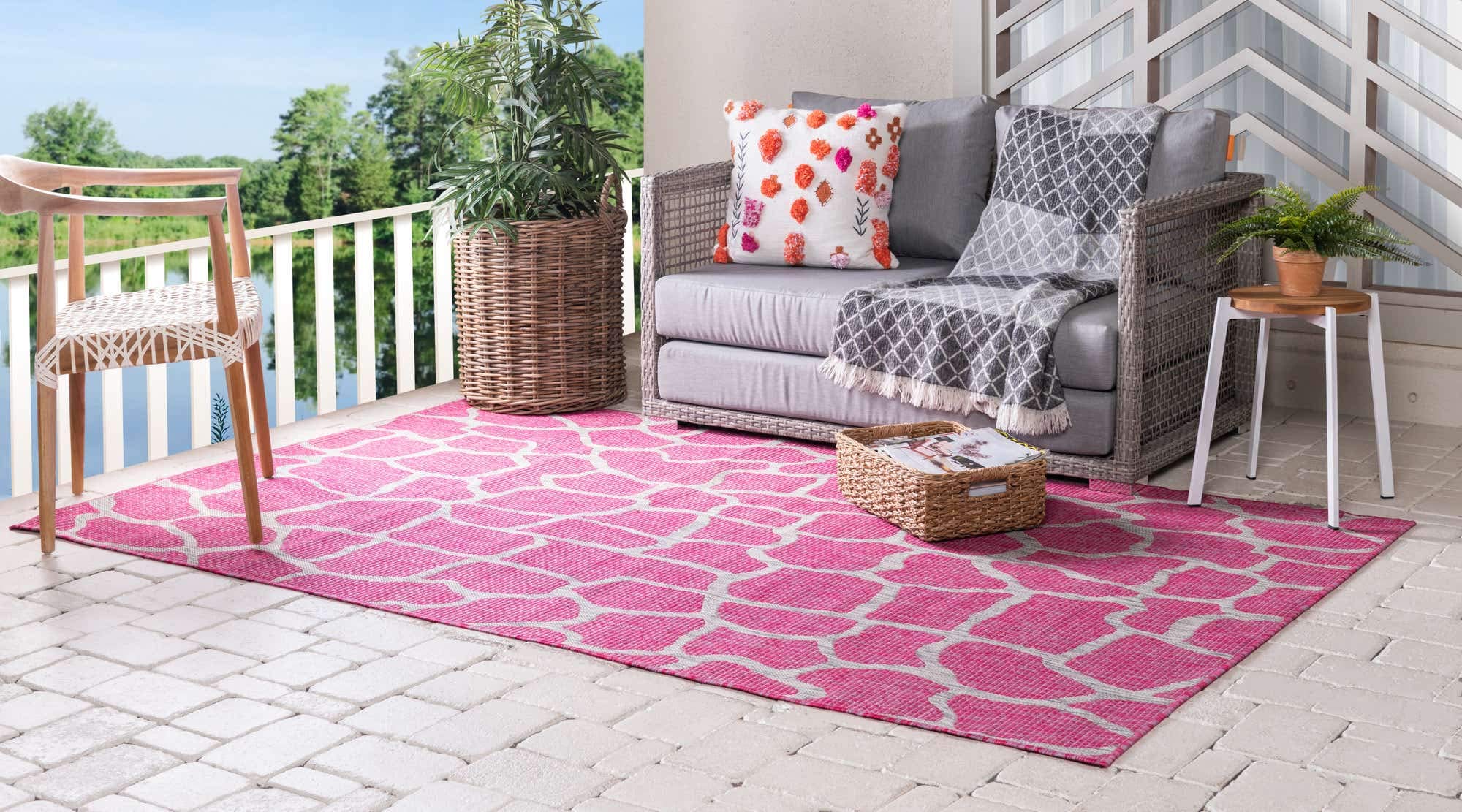 Unique Loom Outdoor Safari Collection Area Rug - Giraffe (8' x 11' 4" Rectangle, Magenta/ Ivory)